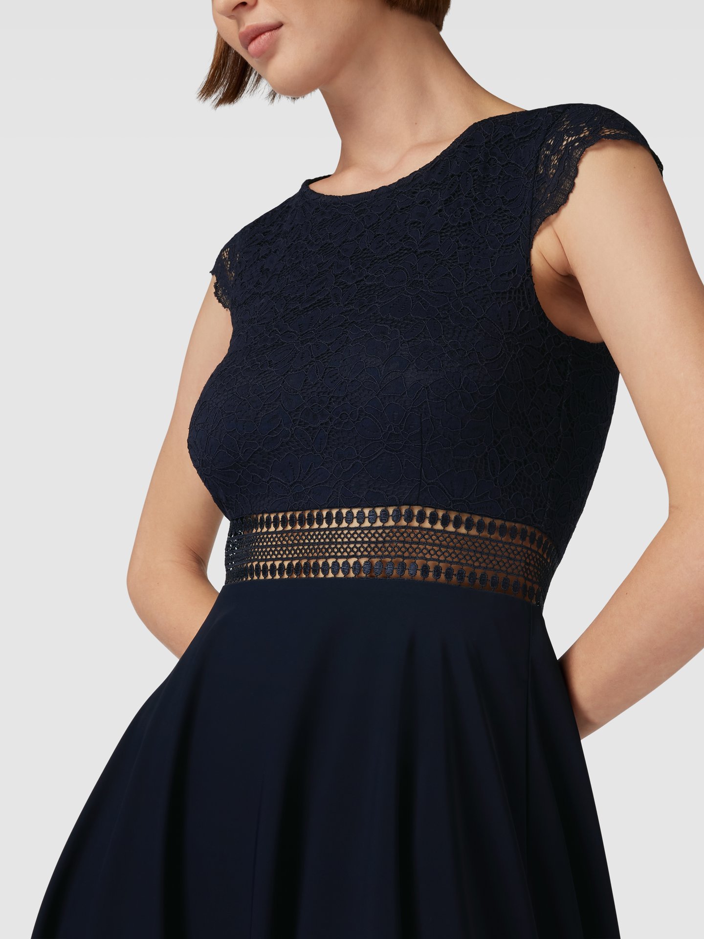 V.M. Cocktailkleid mit Spitzenbesatz (dunkelblau) online kaufen