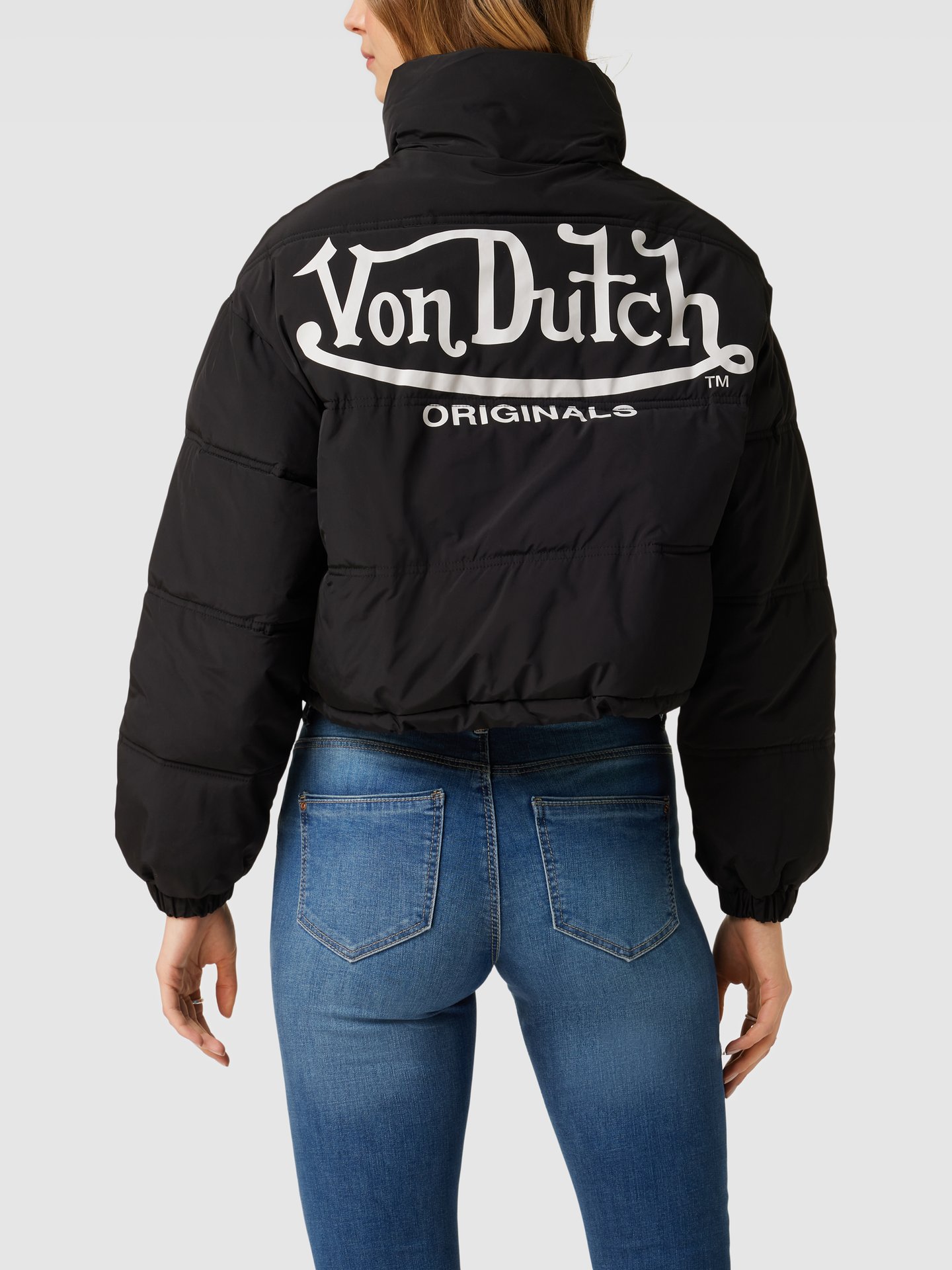 Von Dutch Kort gewatteerd jack met labelprint in zwart online kopen | P&C