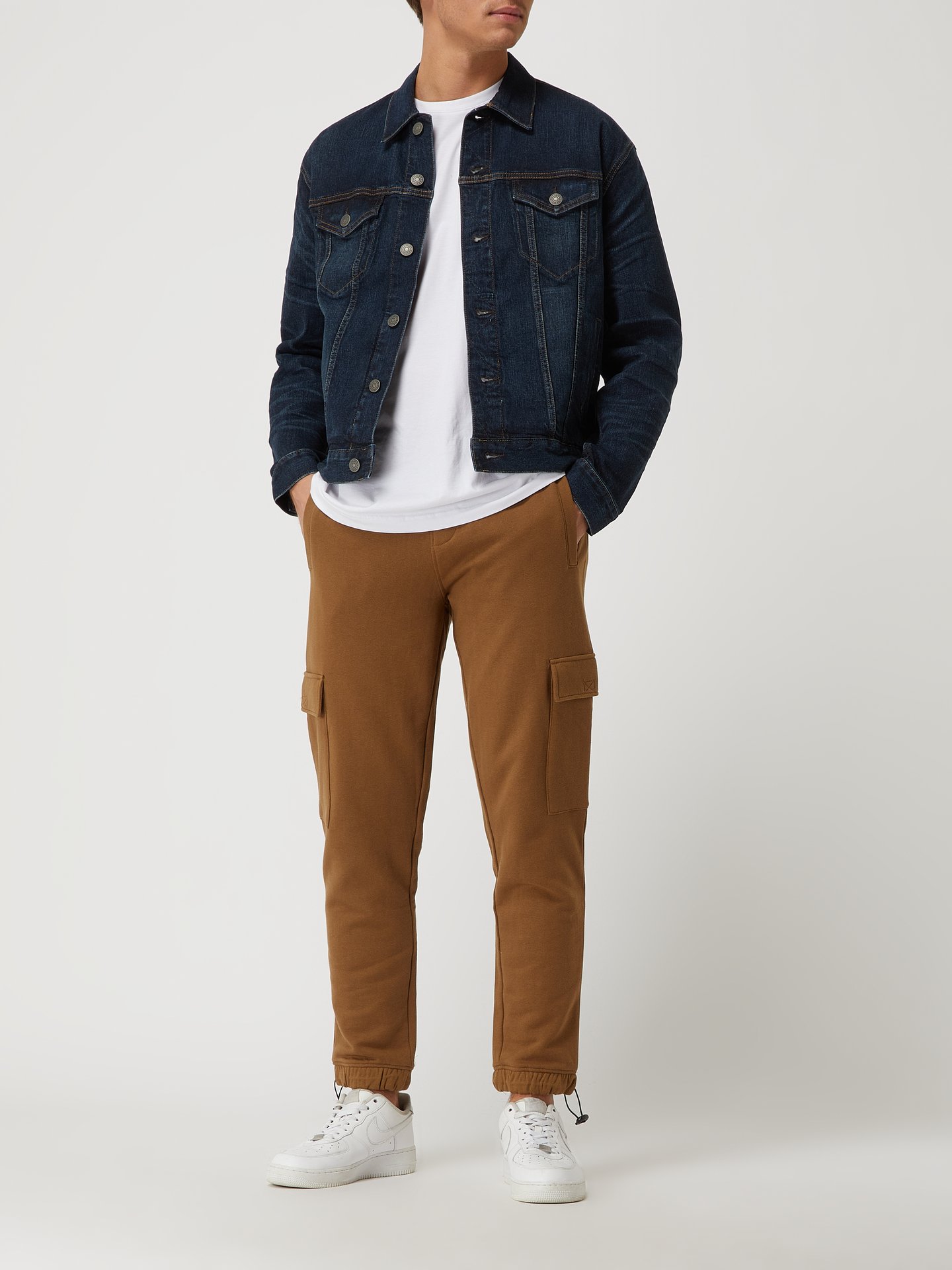 !Solid Sweatbroek met cargozakken, model 'Varden' in kaki online kopen ...