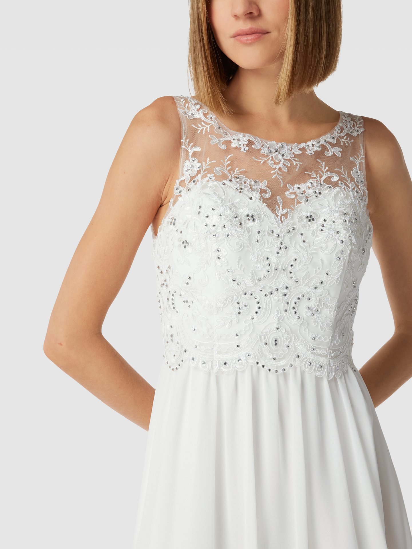 Laona Abendkleid mit Ziersteinen und floralen Stickereien (offwhite ...