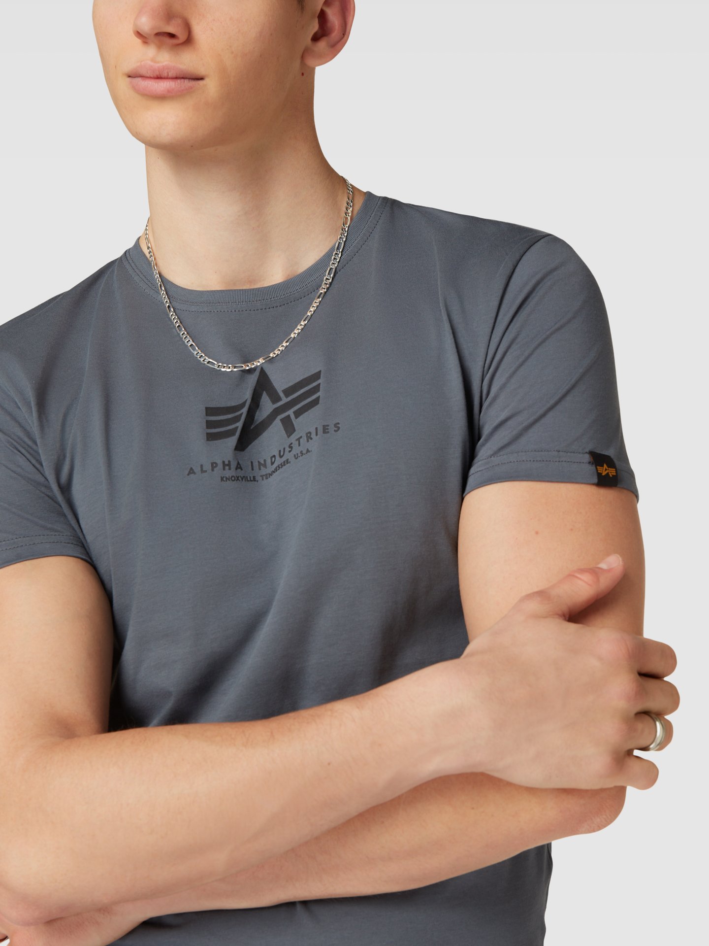 Alpha Industries T-shirt met labelstitching, model 'BASIC' in antraciet ...