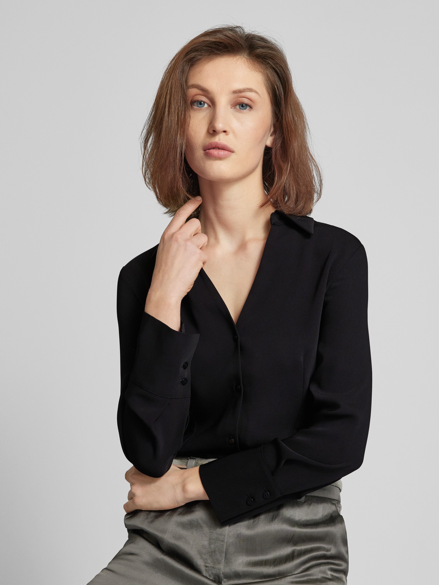 Mango Bluse in unifarbenem Design Modell 'OCHI' (black) online kaufen