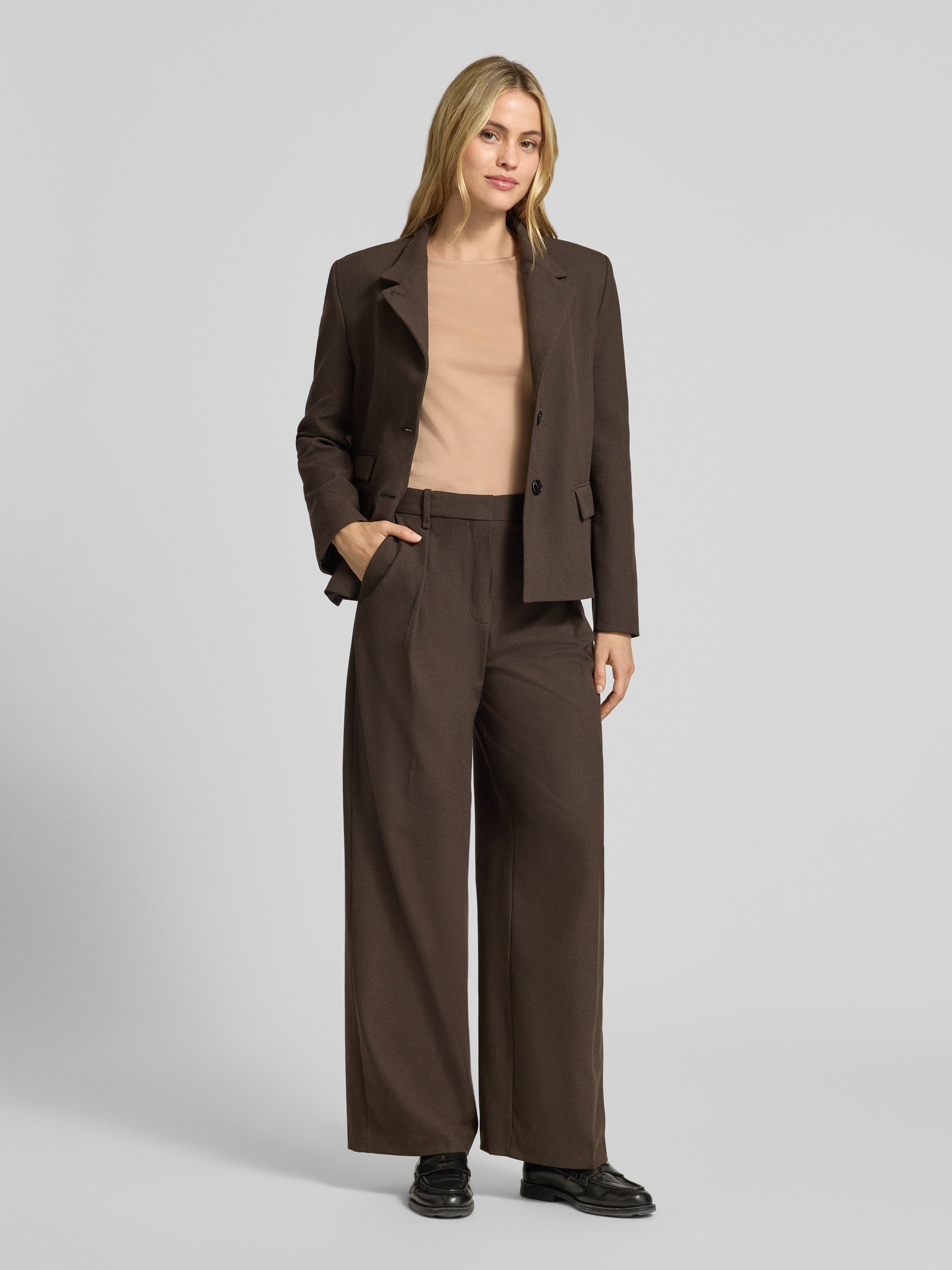 Christian Berg Woman Longsleeve mit Rundhalsausschnitt (camel) online ...