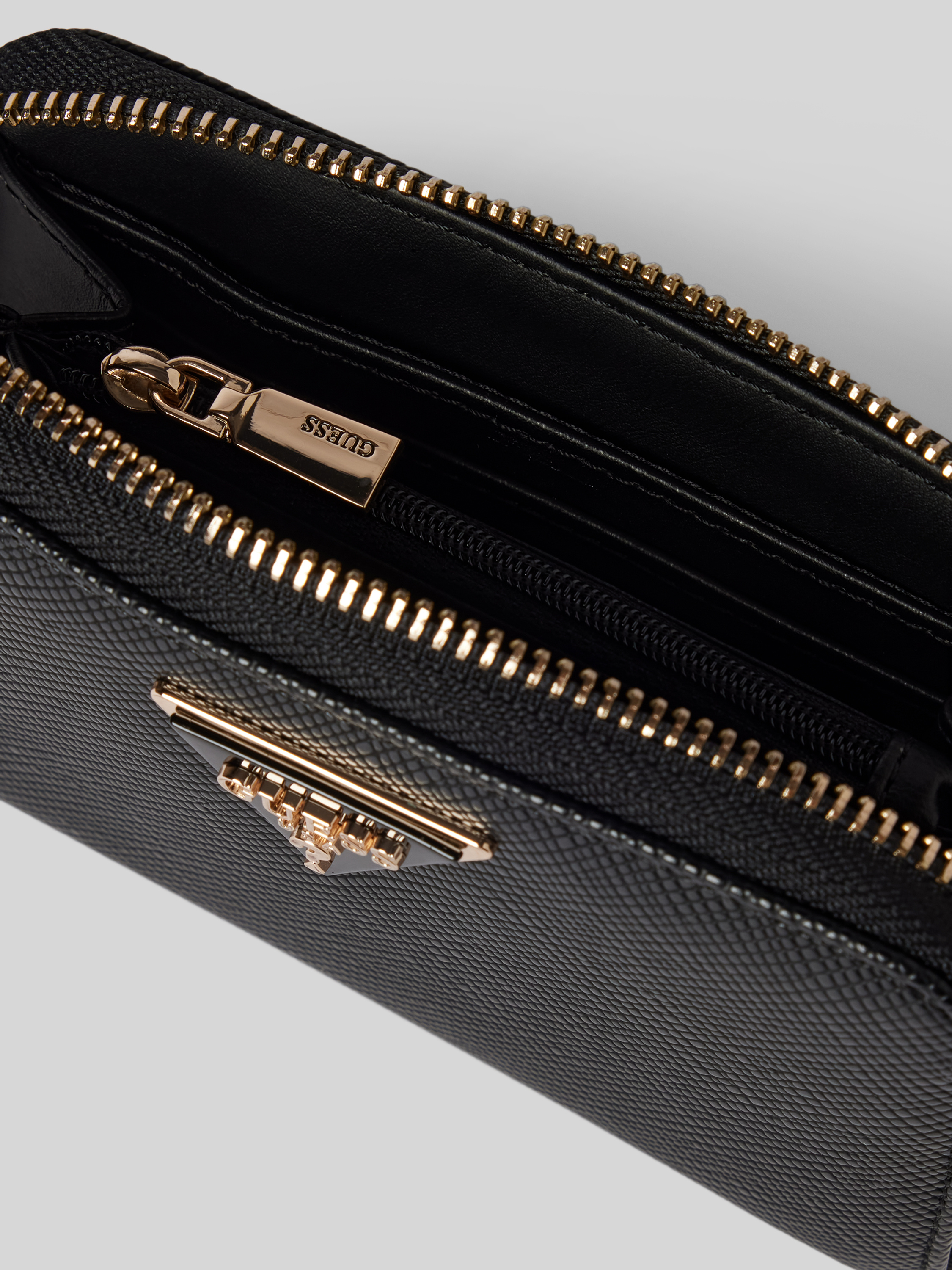 Guess Portemonnaie mit Label-Applikation Modell 'LAUREL' (black) online ...