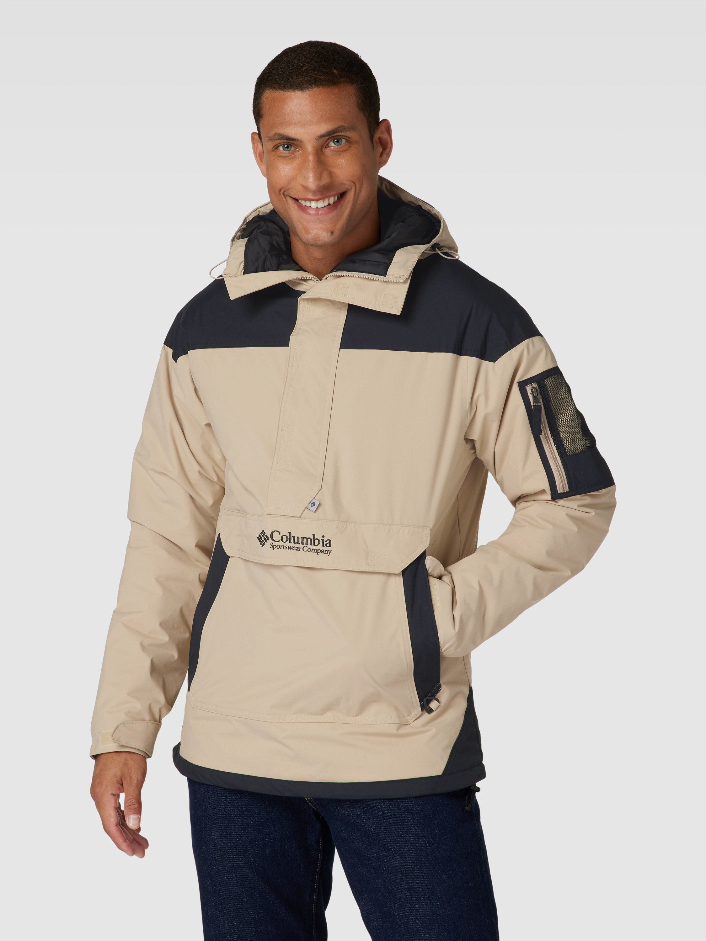 COLUMBIA Windbreaker met labeldetail, model 'Challenger' in beige ...