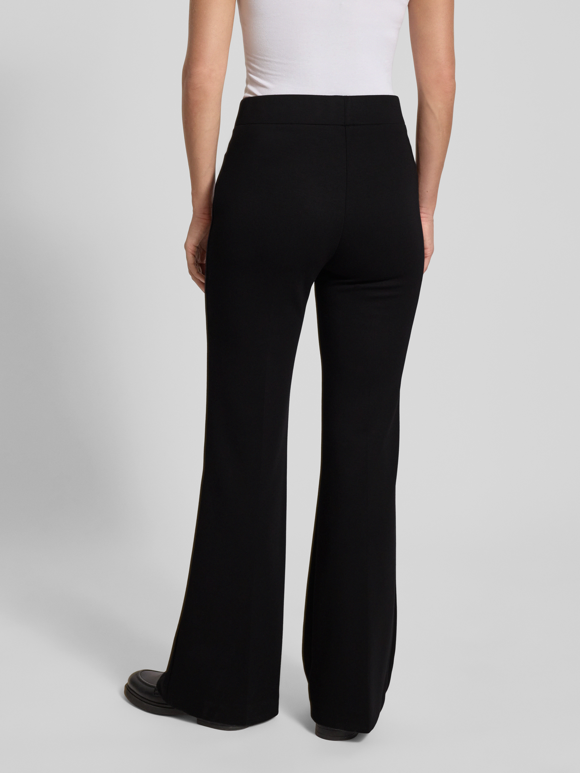 Christian Berg Woman Flared fit stoffen broek van viscosemix in zwart online kopen | P&C