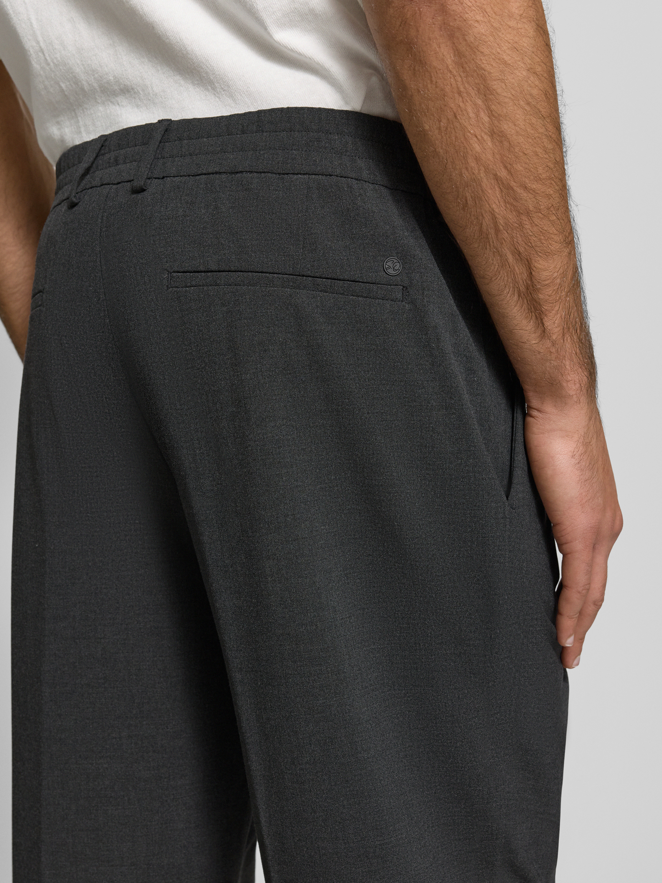 s.Oliver BLACK LABEL Regular Fit Weite Hose mit Viskose-Anteil ...