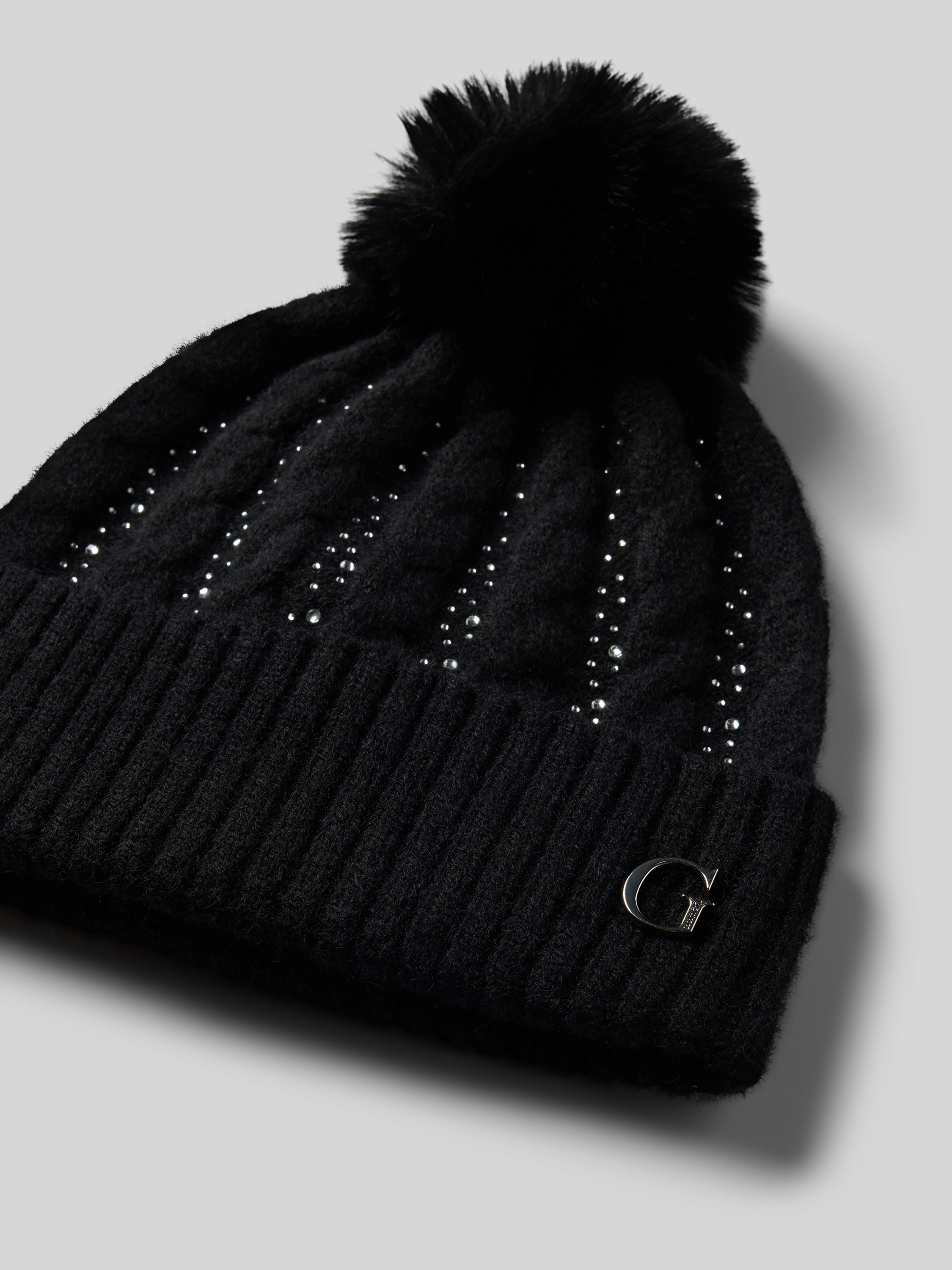Guess Strickmütze mit Label-Applikation (black) online kaufen
