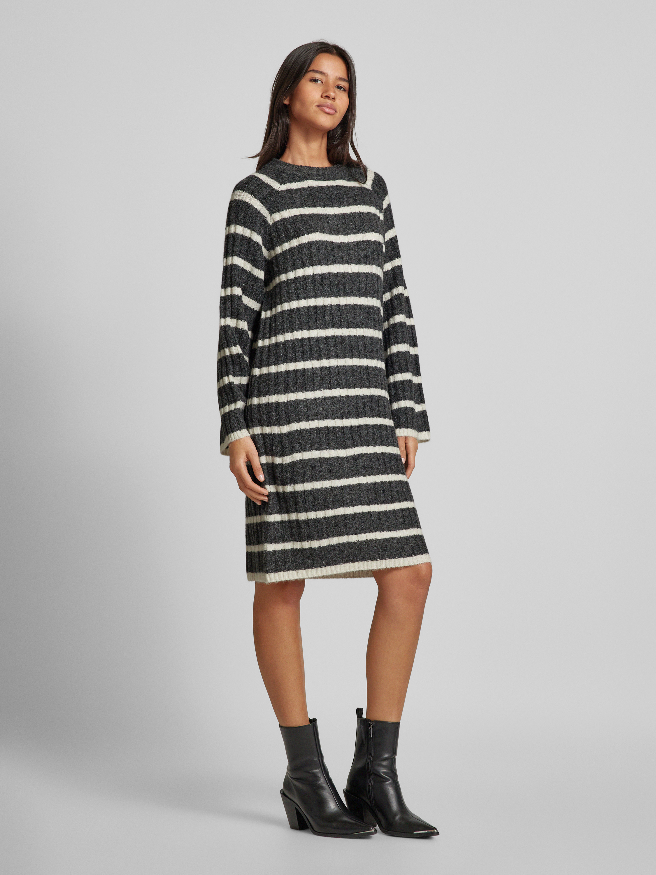 B.Young Strickkleid mit Kimonoärmeln Modell 'Marianne' (black) online ...