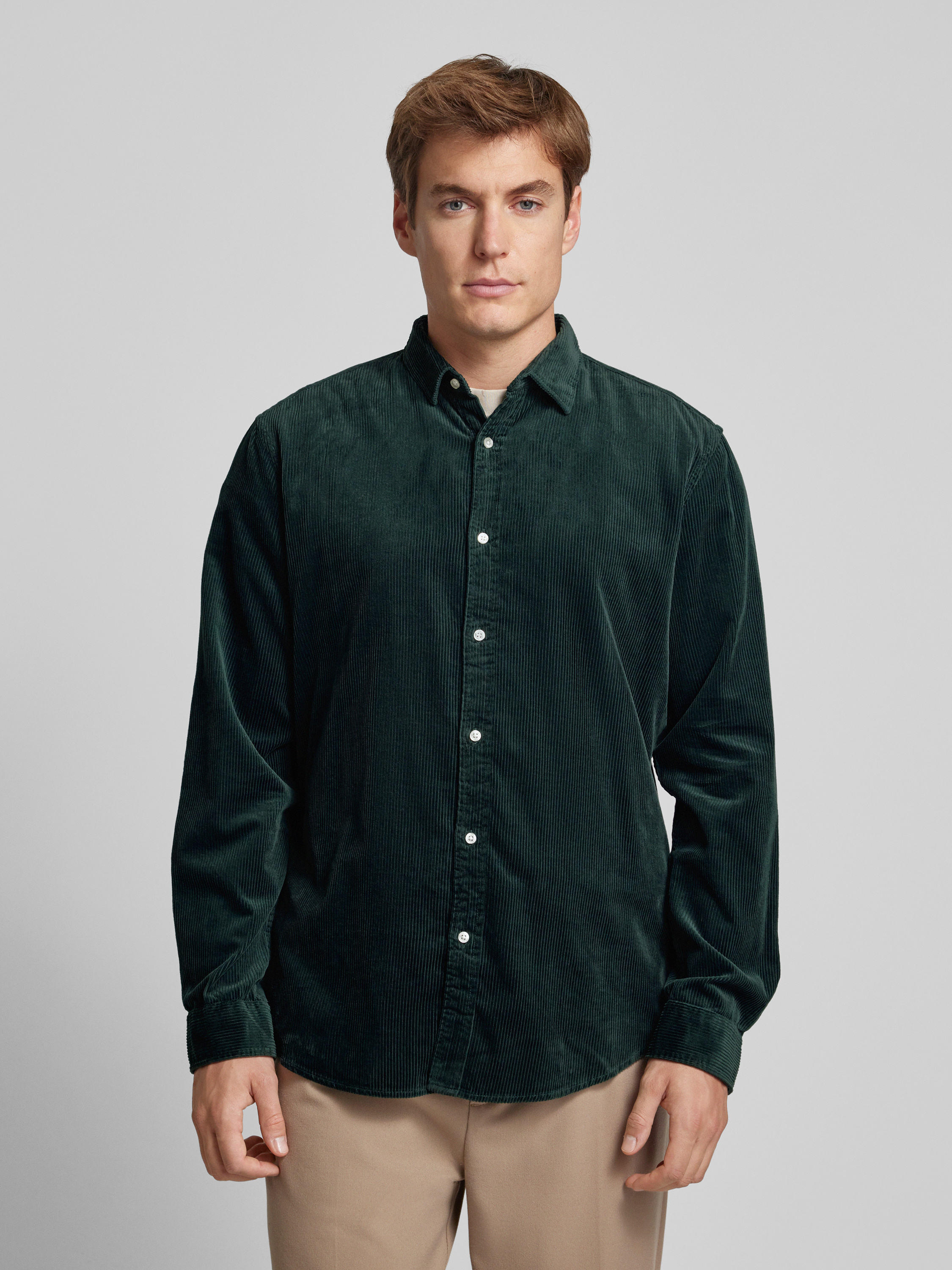 MCNEAL Tailored Fit Cordhemd mit Kentkragen (bottle) online kaufen