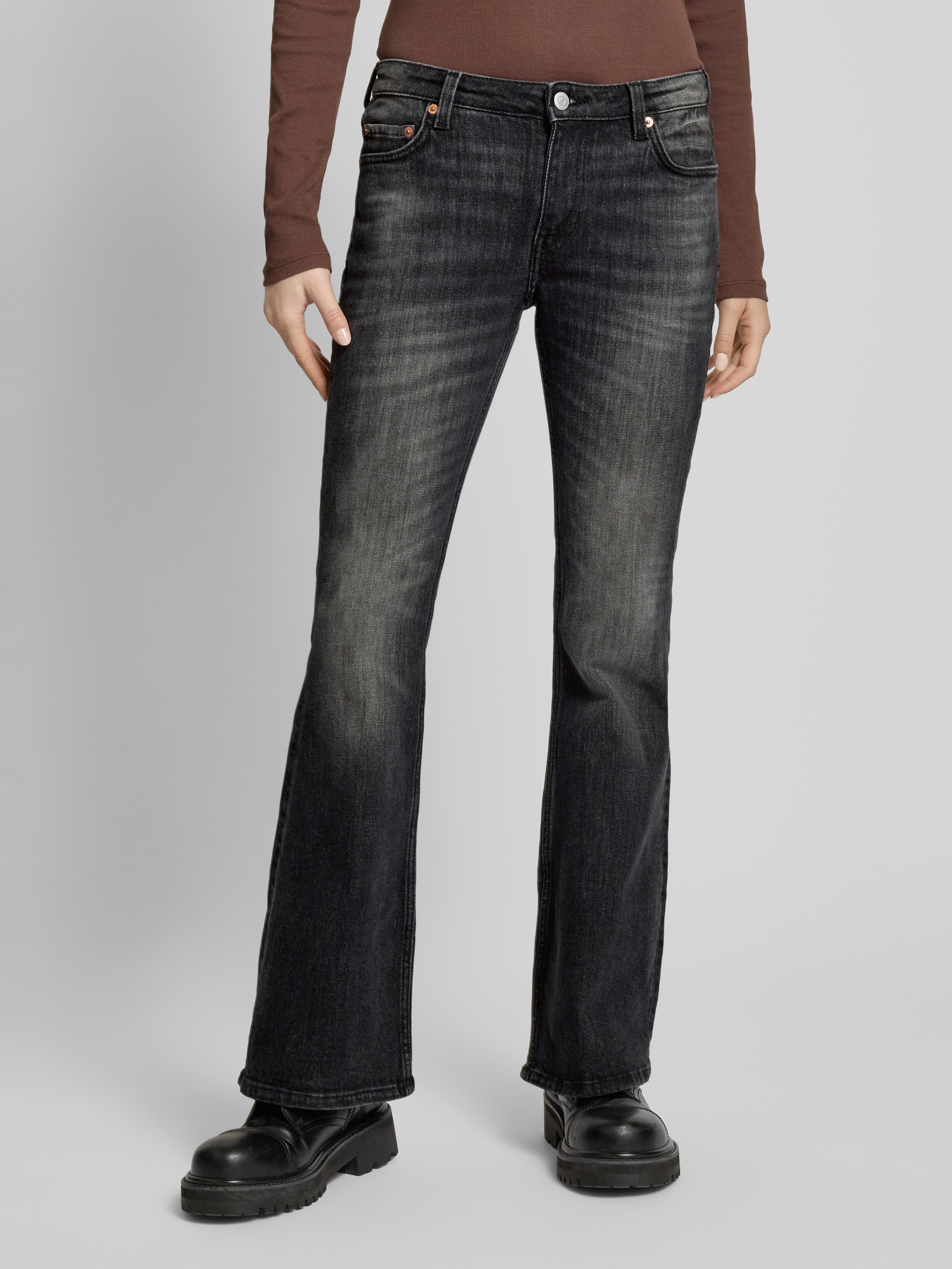 WEEKDAY Flared Jeans mit 5-Pocket-Design (black) online kaufen
