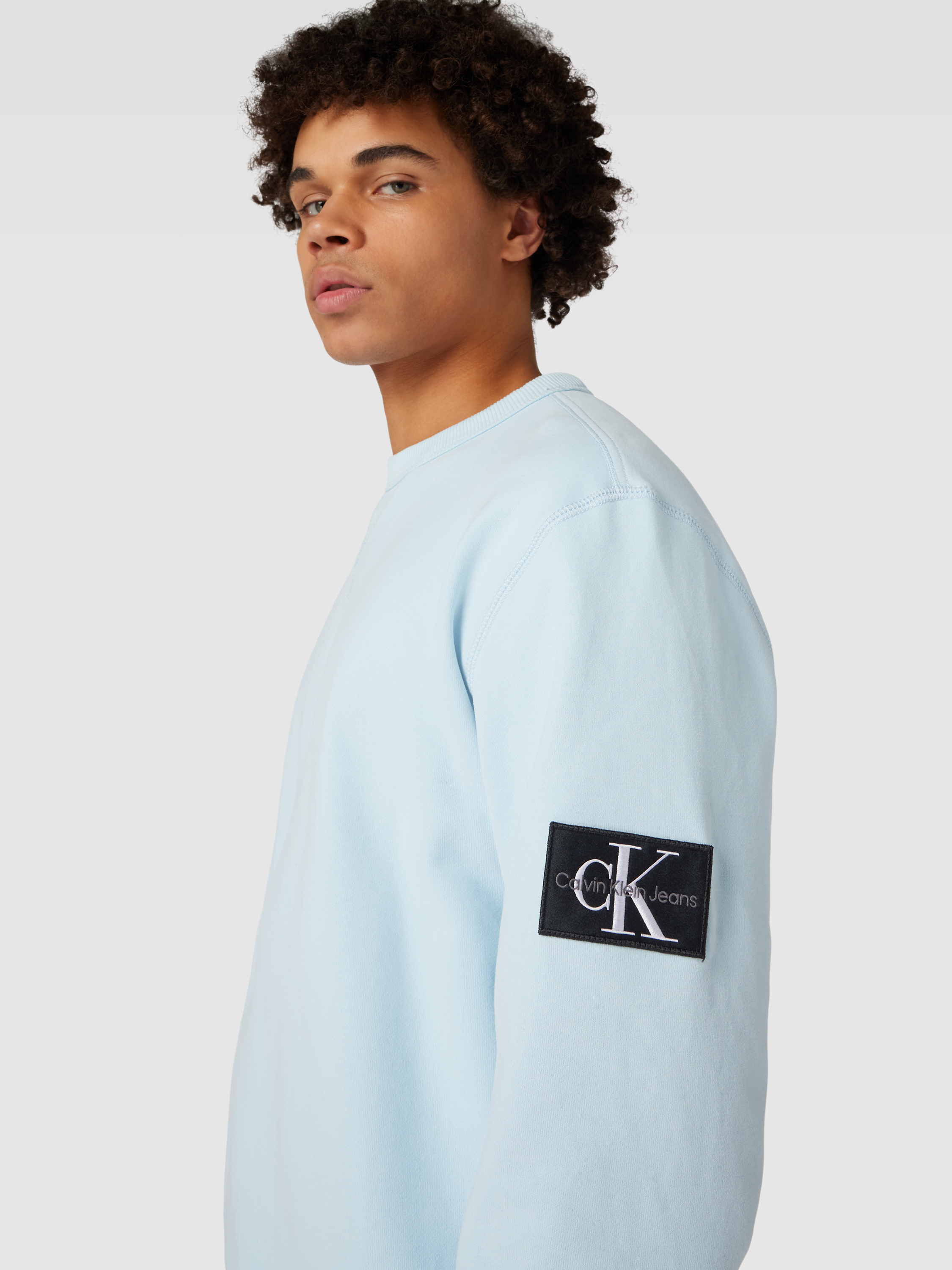 Calvin Klein Jeans Sweatshirt mit Label-Patch (hellblau) online kaufen