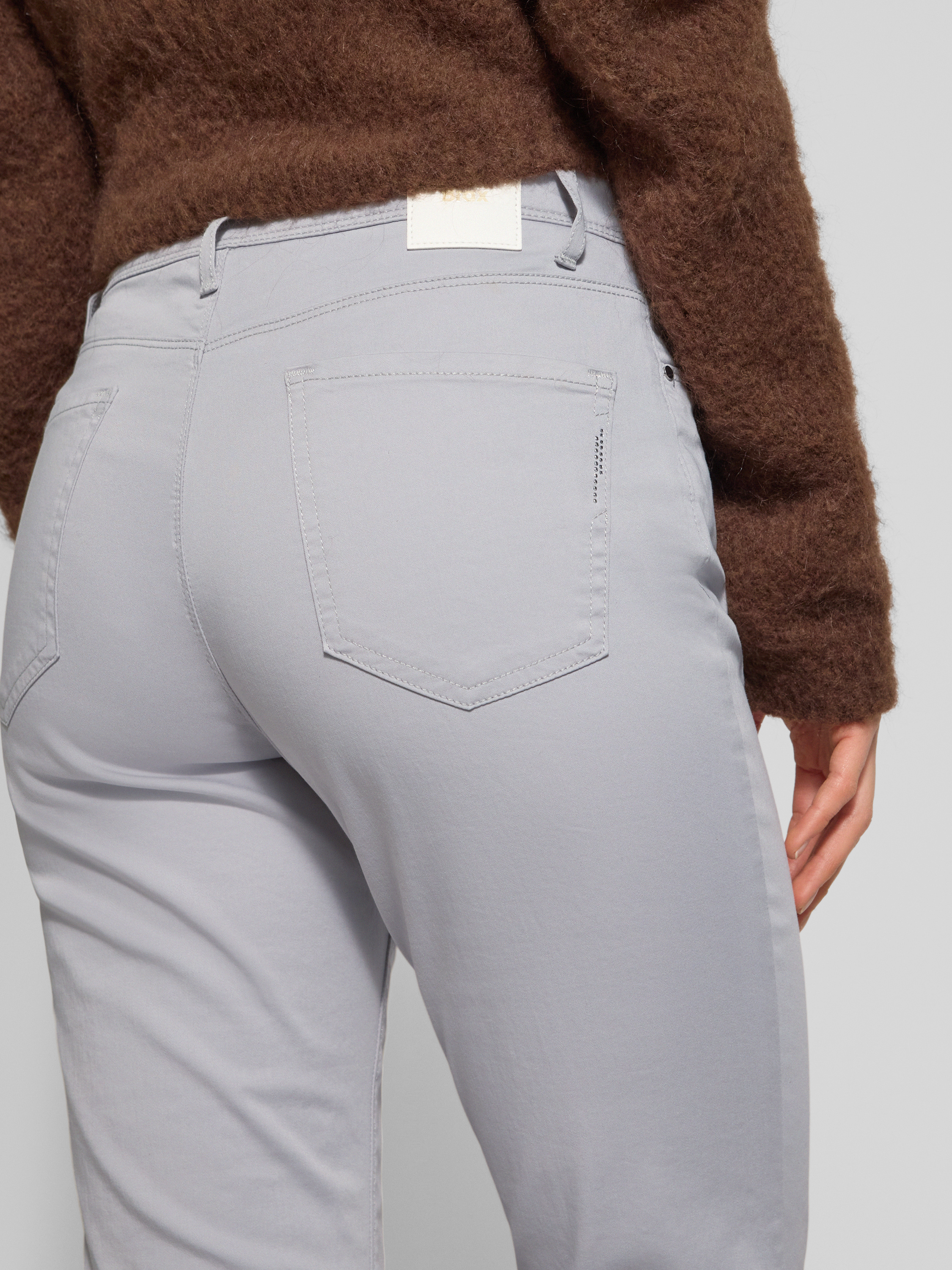 Brax Flared fit jeans met lyocell, model 'Mary' in lichtgrijs online ...