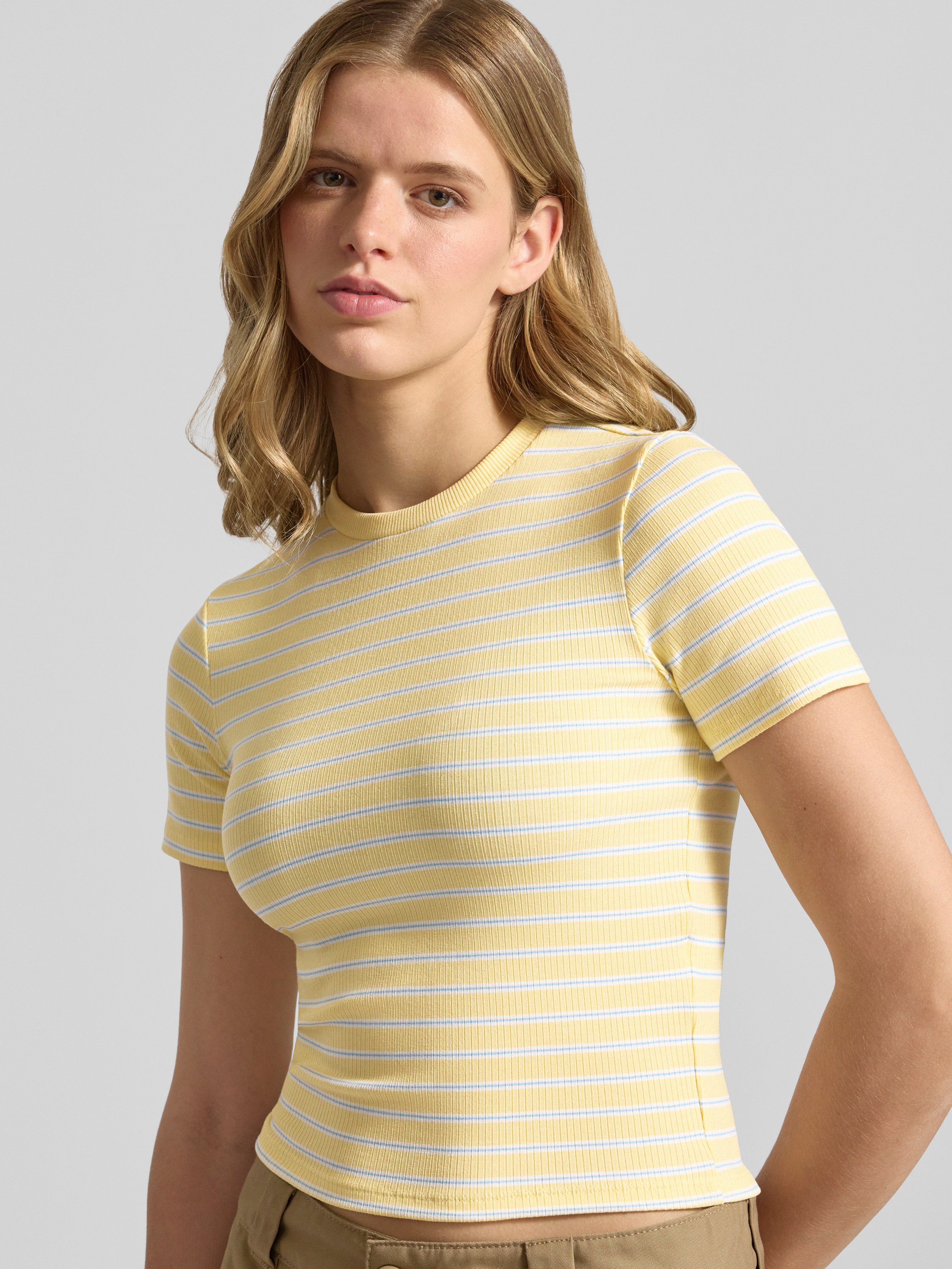 ONLY Slim Fit T-Shirt mit Viskose-Anteil Model: 'LUPE' (hellgelb ...