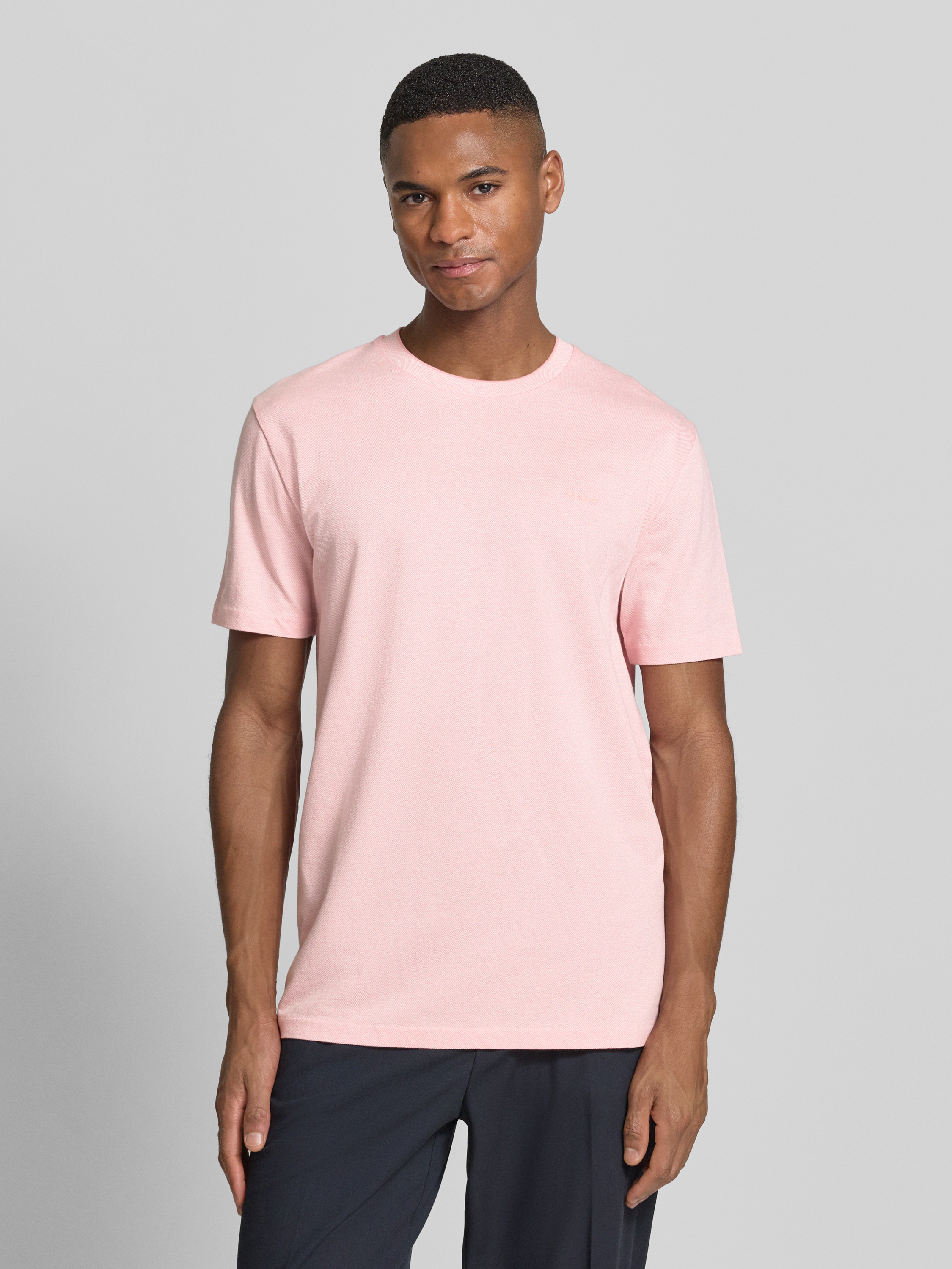 Gant T-shirt met ronde hals en labelstitching in lichtroze online kopen ...
