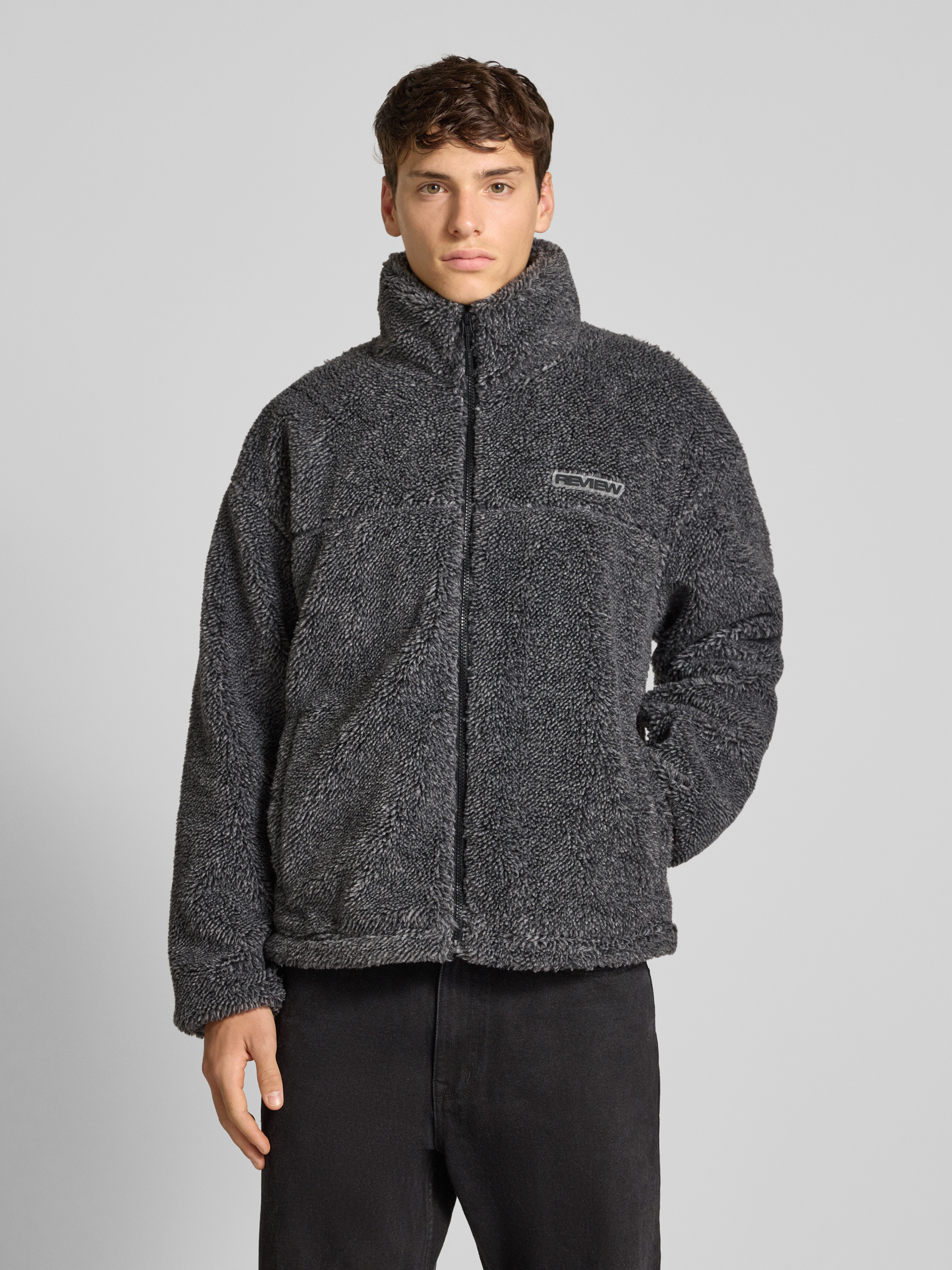 REVIEW Teddyfell Jacke mit Stehkragen und Label-Detail (dunkelgrau ...