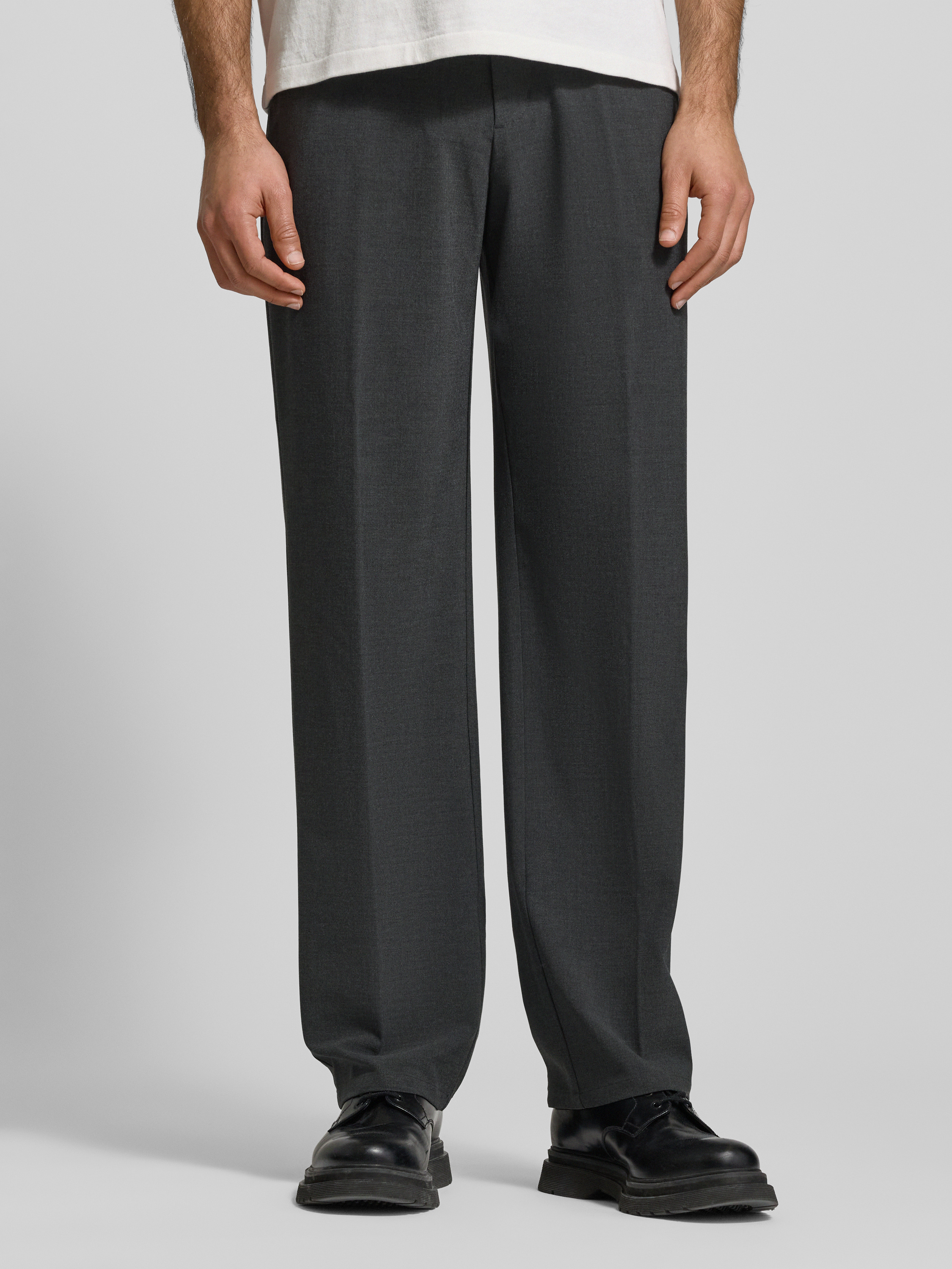 s.Oliver BLACK LABEL Regular Fit Weite Hose mit Viskose-Anteil ...