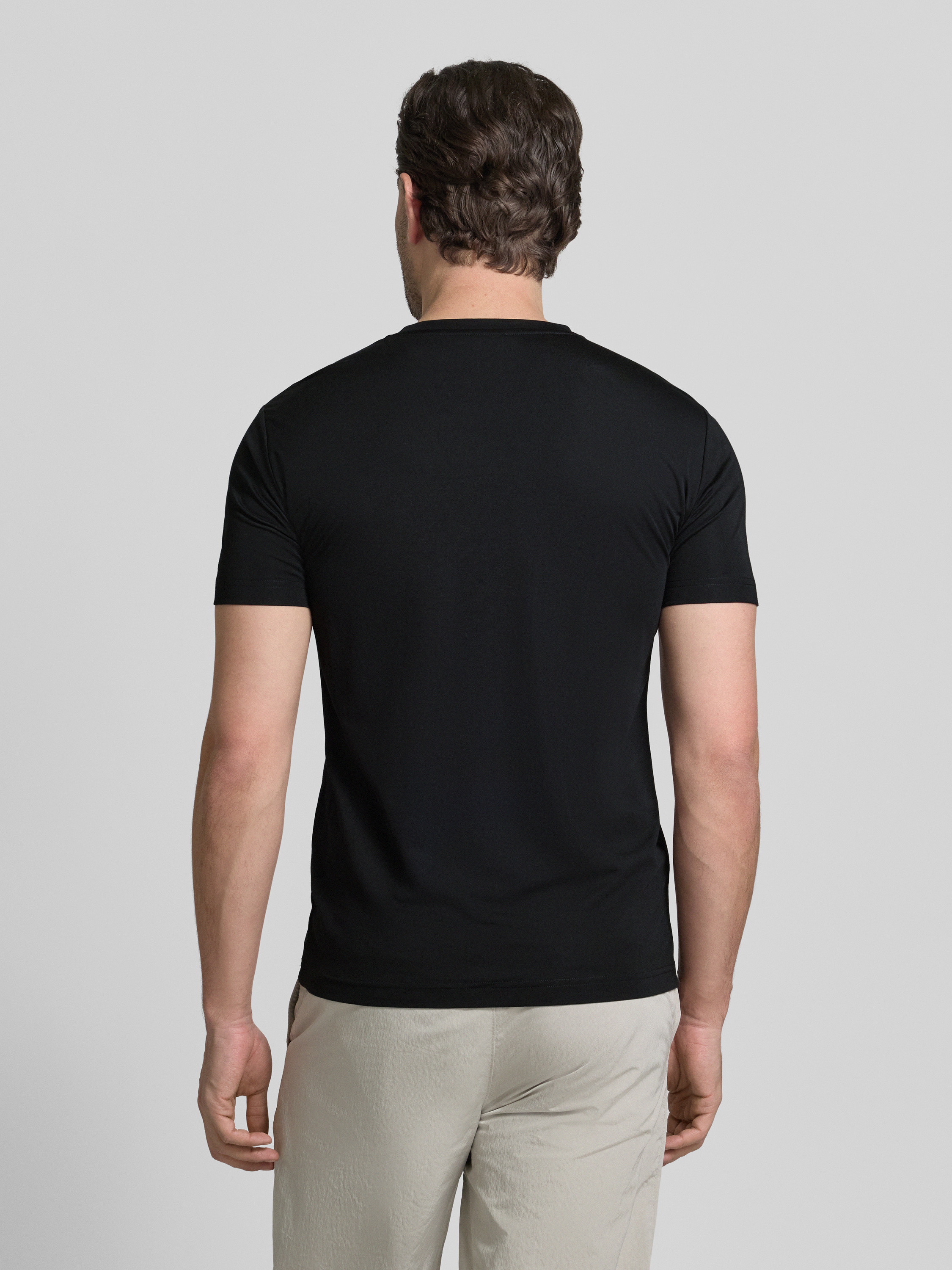 EA7 Emporio Armani T-Shirt aus Viskose-Mix mit Label-Patch (black ...