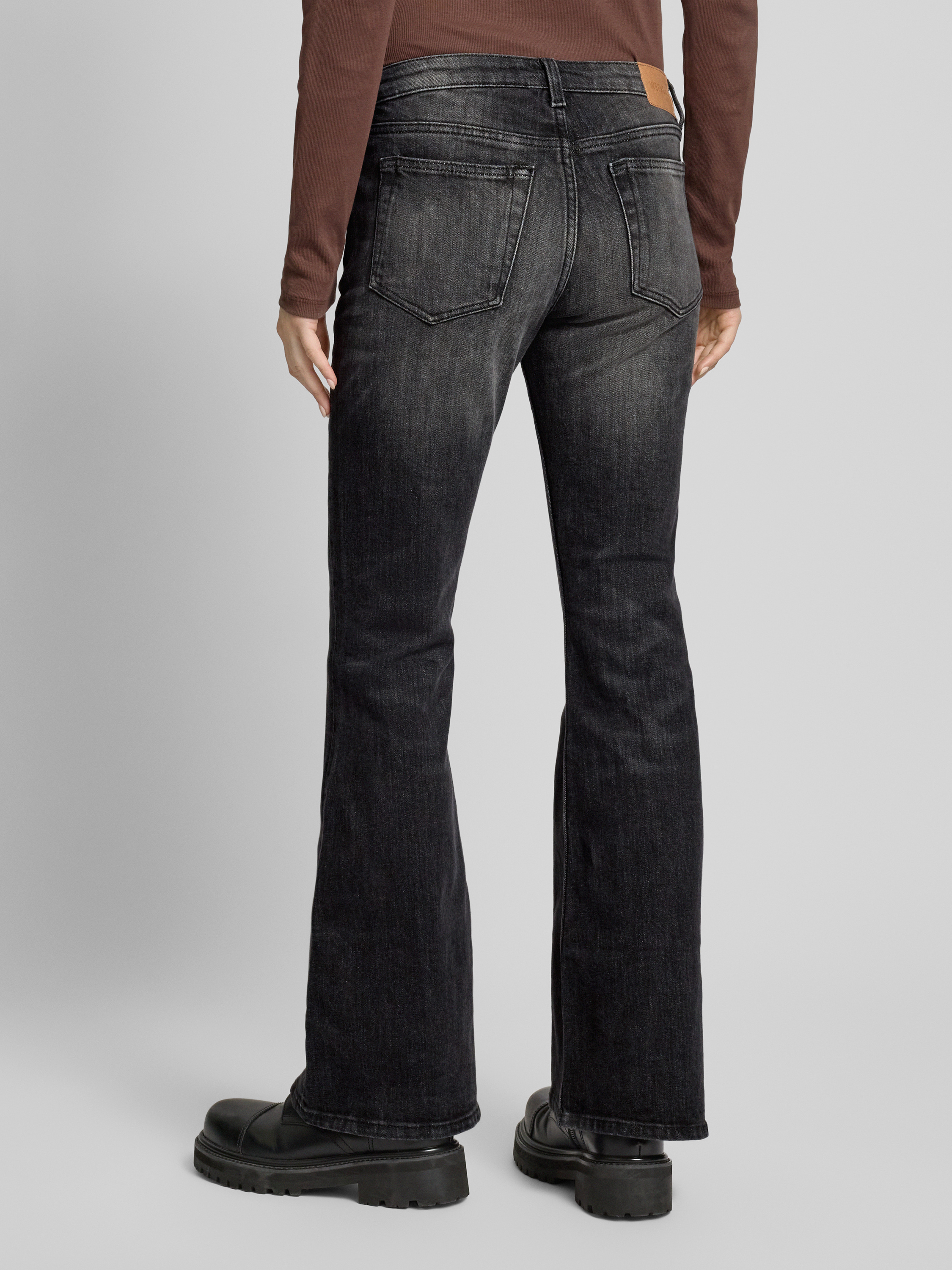 WEEKDAY Flared Jeans mit 5-Pocket-Design (black) online kaufen