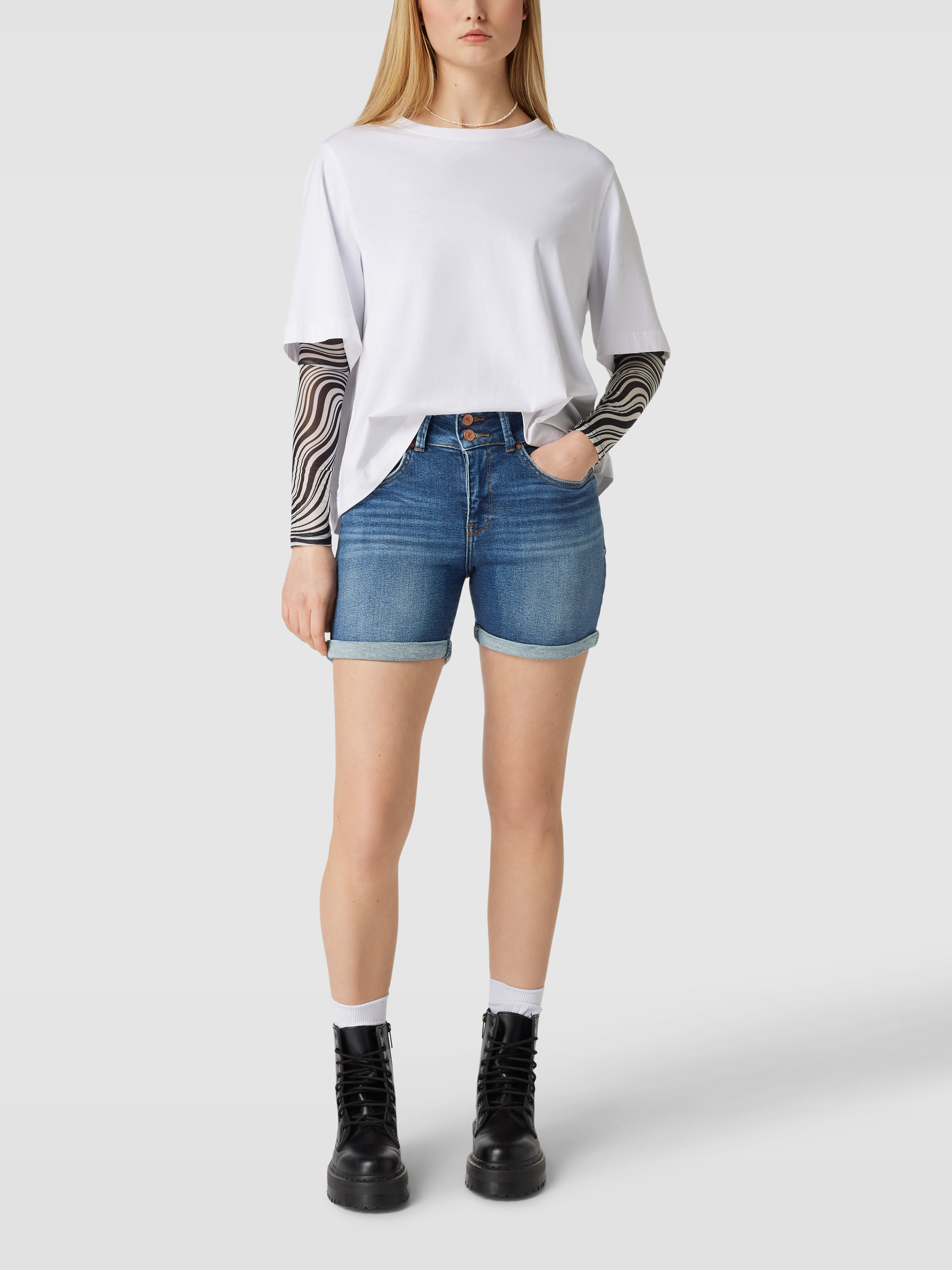 LTB Slim Fit Jeansshorts mit Label-Patch Modell 'Becky' (dunkelblau ...