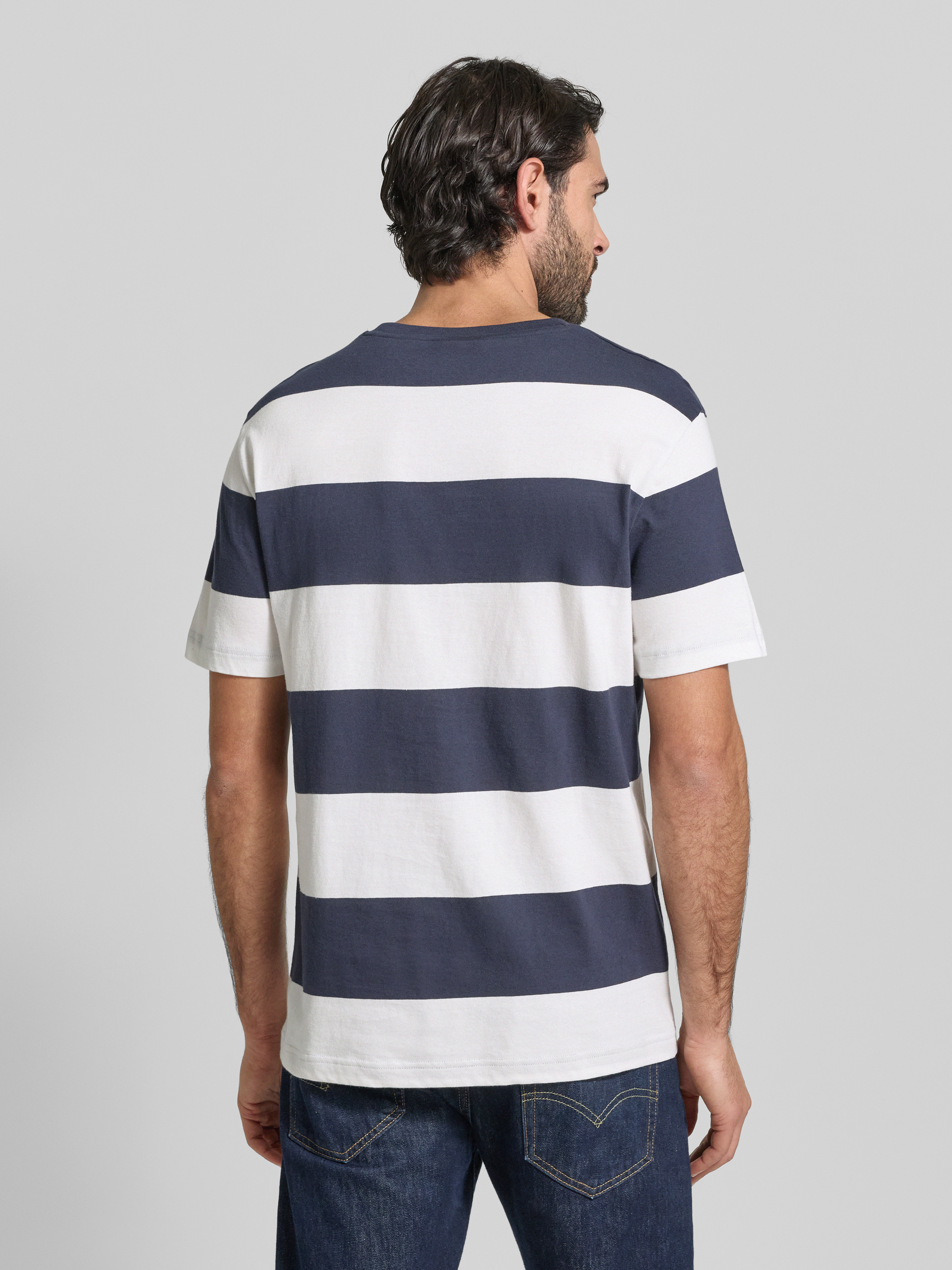 Kup online Gant T-shirt o kroju regular fit z nadrukiem z logo model ...