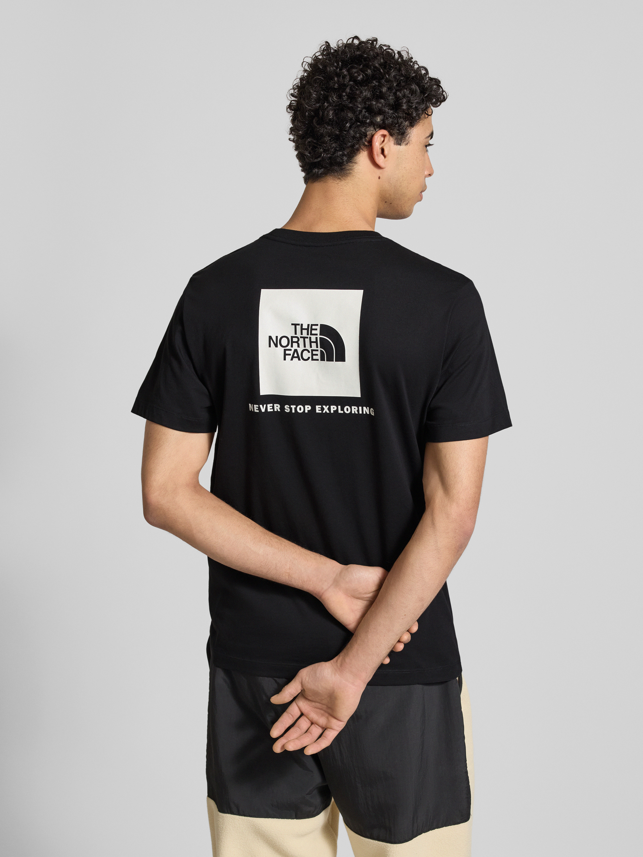 Kup online The North Face T-shirt o kroju regular fit z mieszanki ...