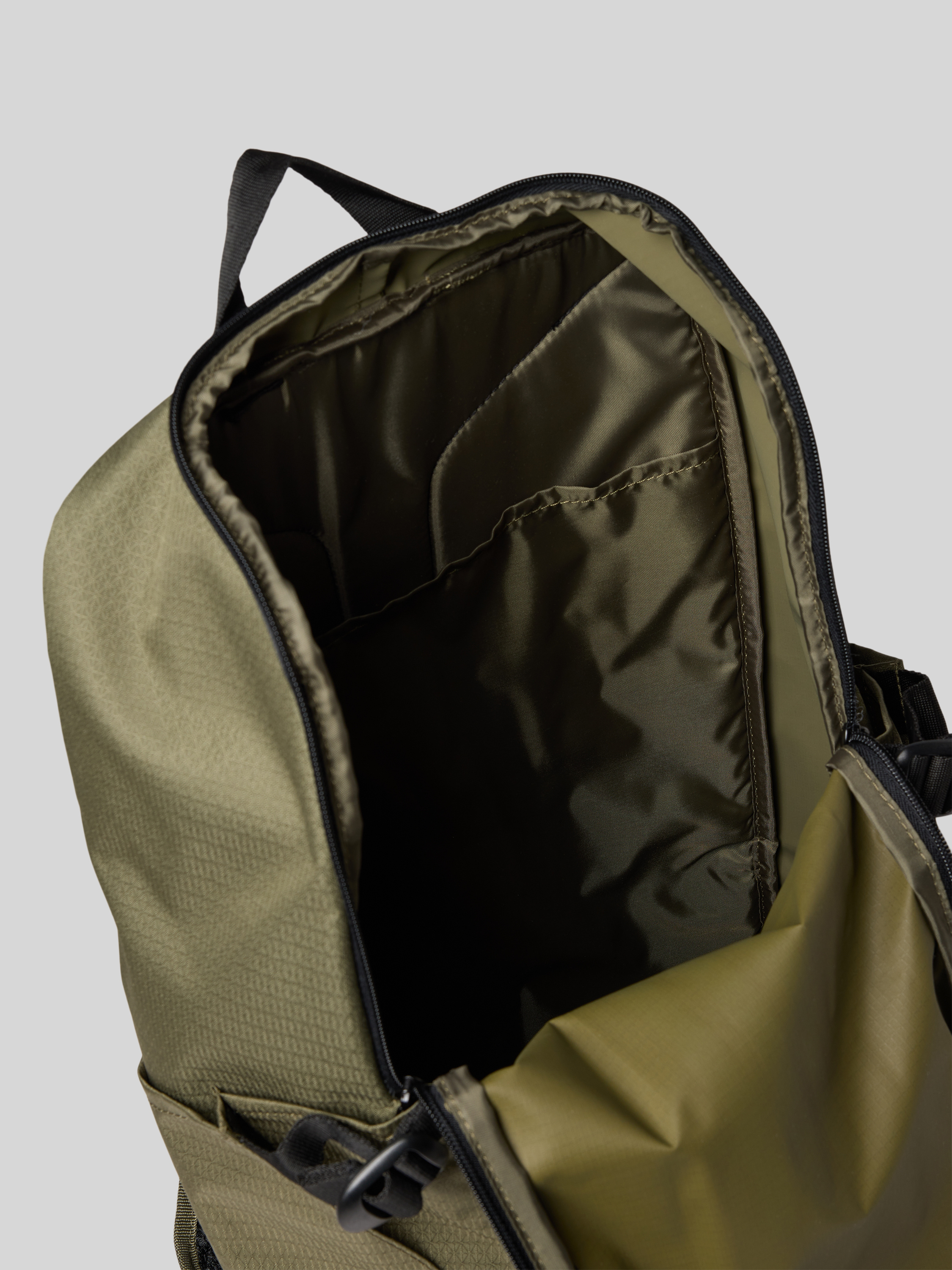 adidas Training Rugzak met logo in olijfgroen online kopen | P&C