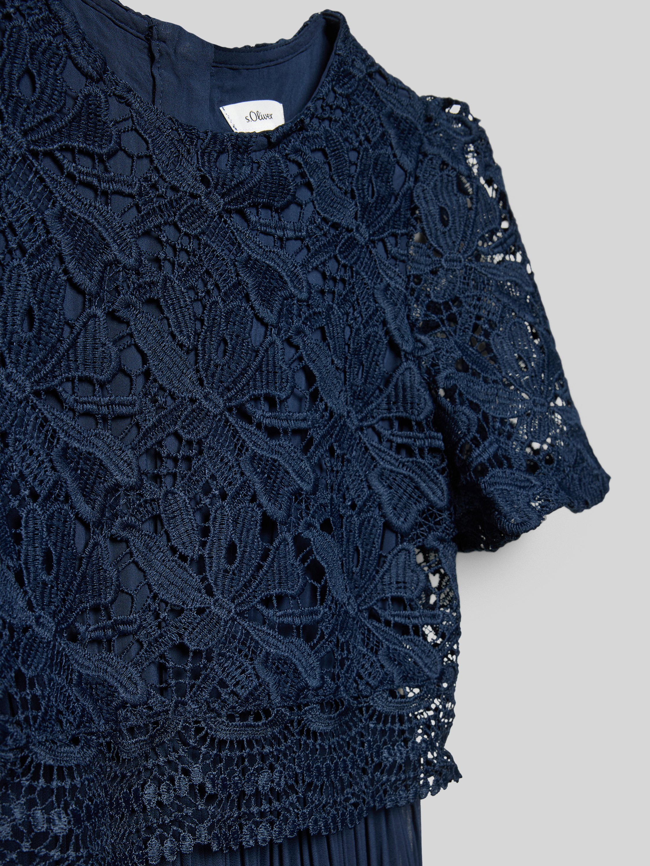 s.Oliver RED LABEL Regular Fit Jumpsuit aus Chiffon-Plissee (marine ...