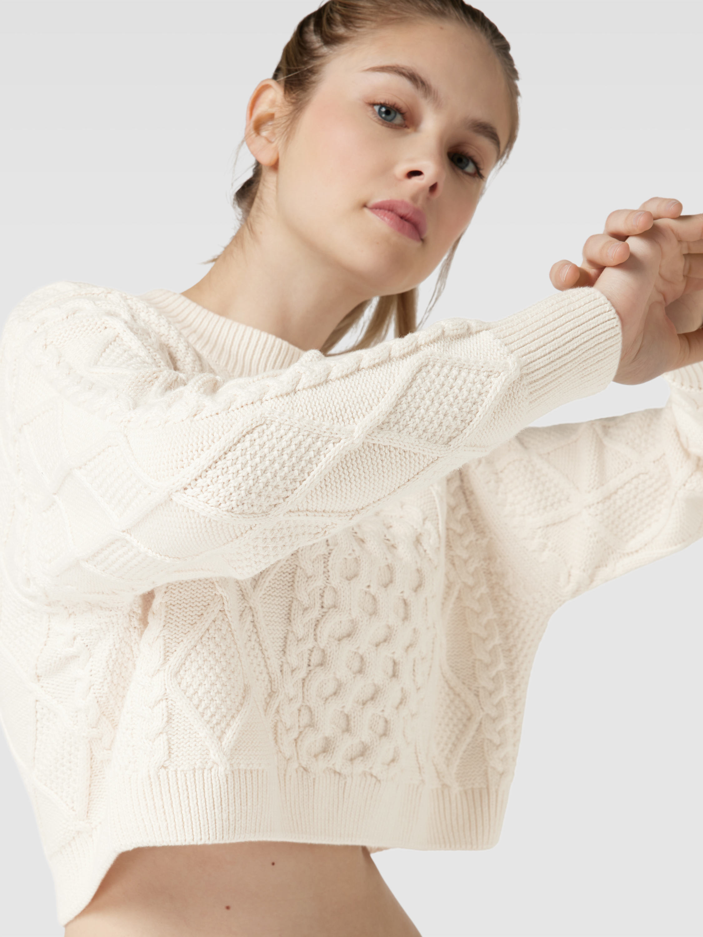 Gina Tricot Cropped Strickpullover mit Rundhalsausschnitt Modell ...