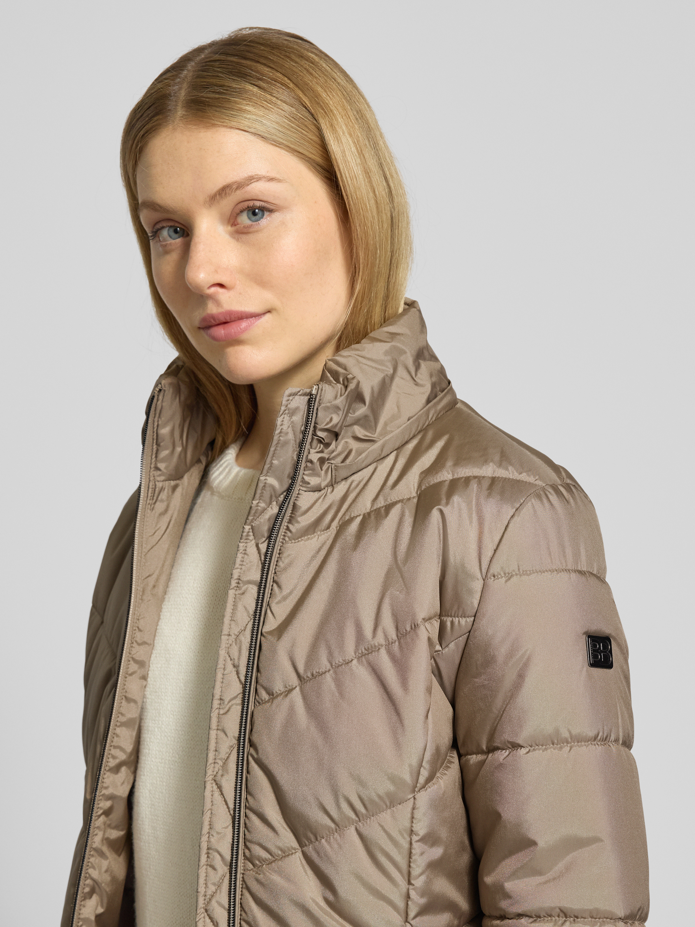 Betty Barclay Lange gewatteerde jas met tweewegritssluiting in goud ...