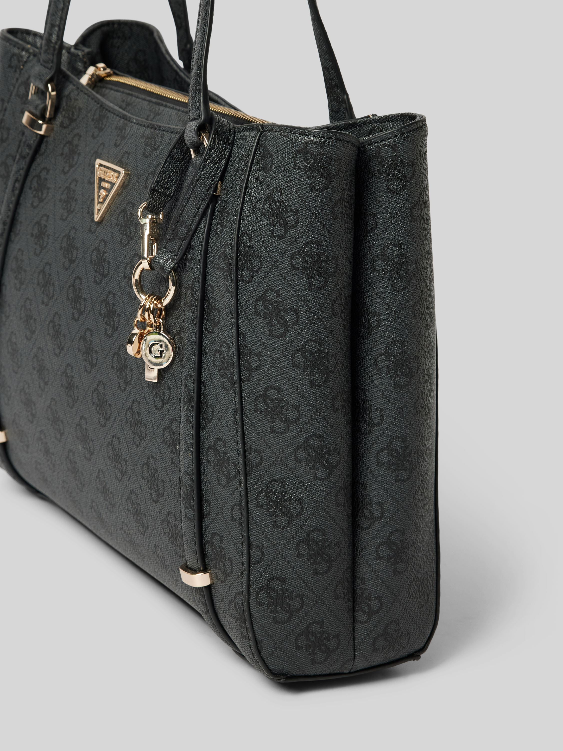 Guess Tote Bag mit Label-Anhänger Modell 'ECO ERICA' (black) online kaufen