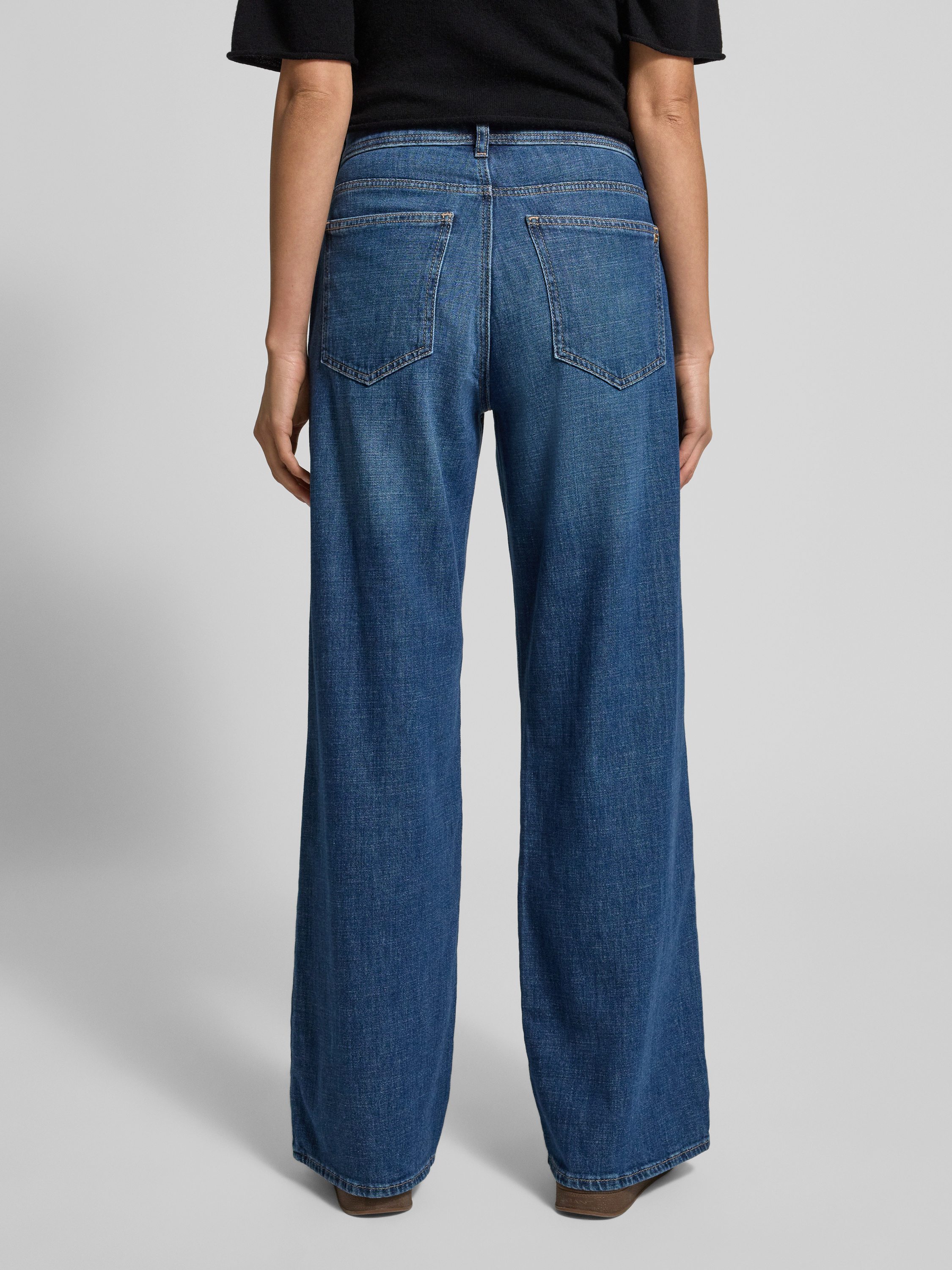 Kup online Brax Jeansy z szeroką nogawką model ‘MORGAN’ (niebieski)