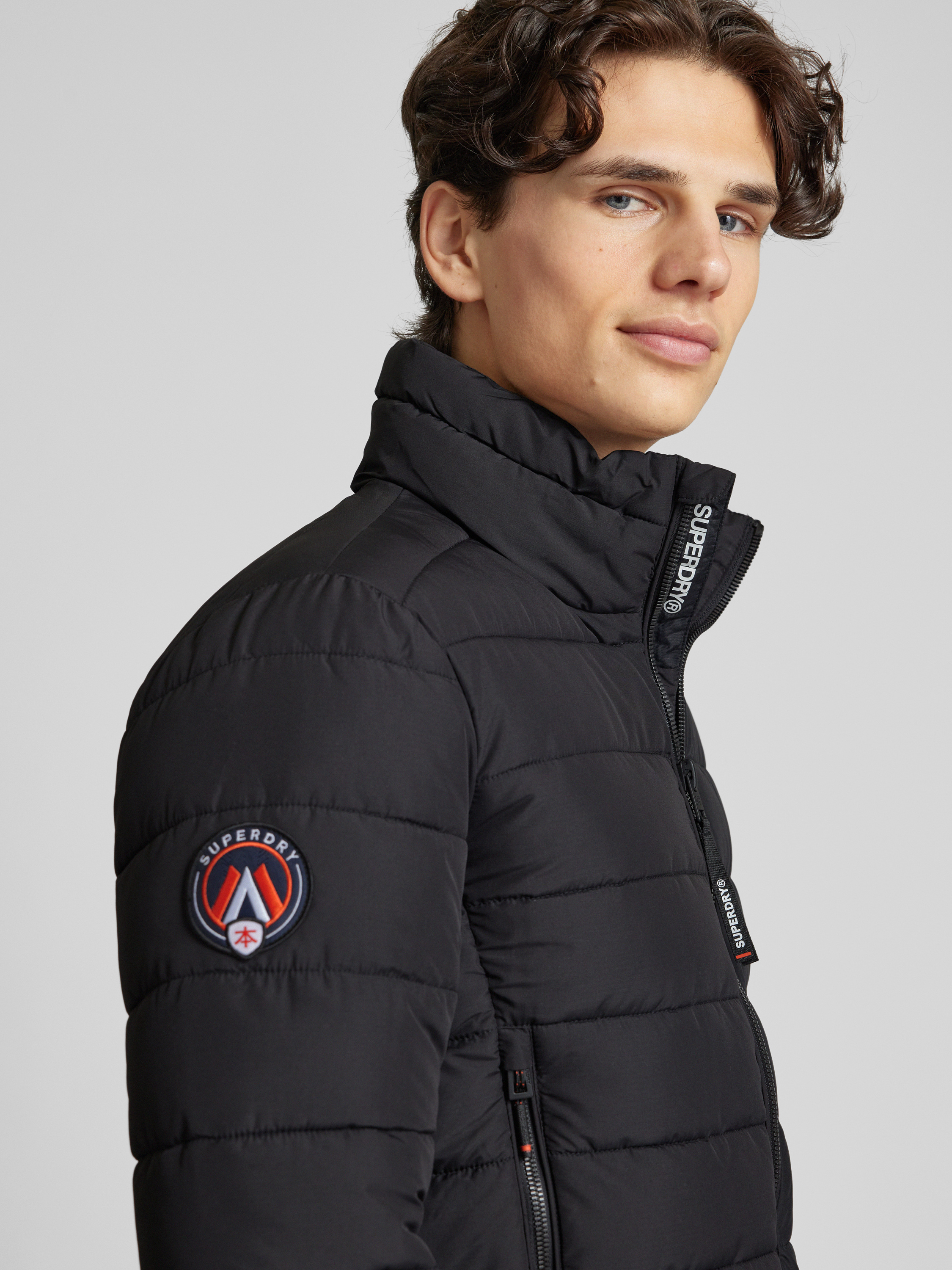 Superdry Steppjacke mit Stehkragen Modell 'Fuji' (black) online kaufen