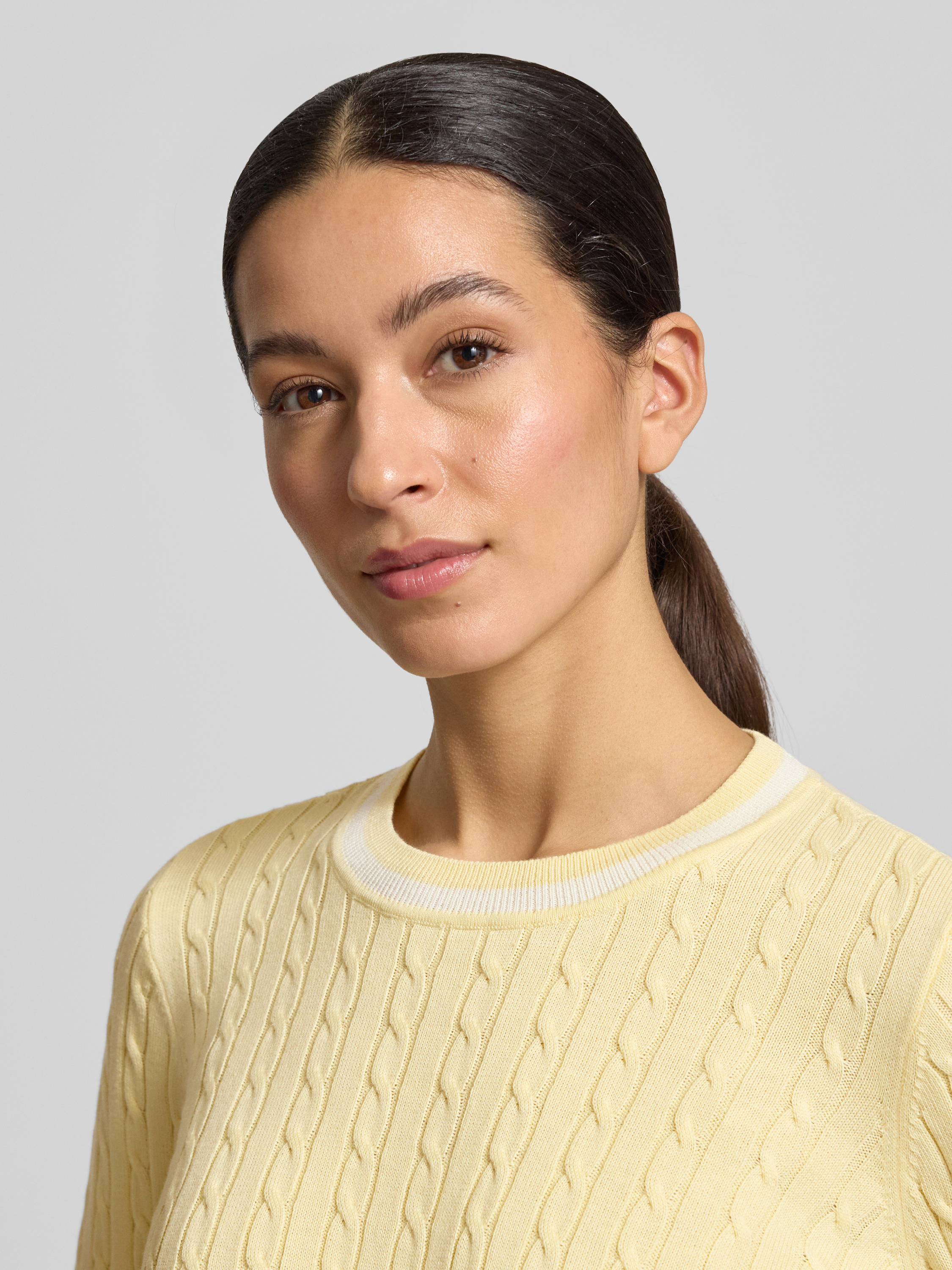 Kup online Christian Berg Woman Sweter z dzianiny z prążkowanymi ...