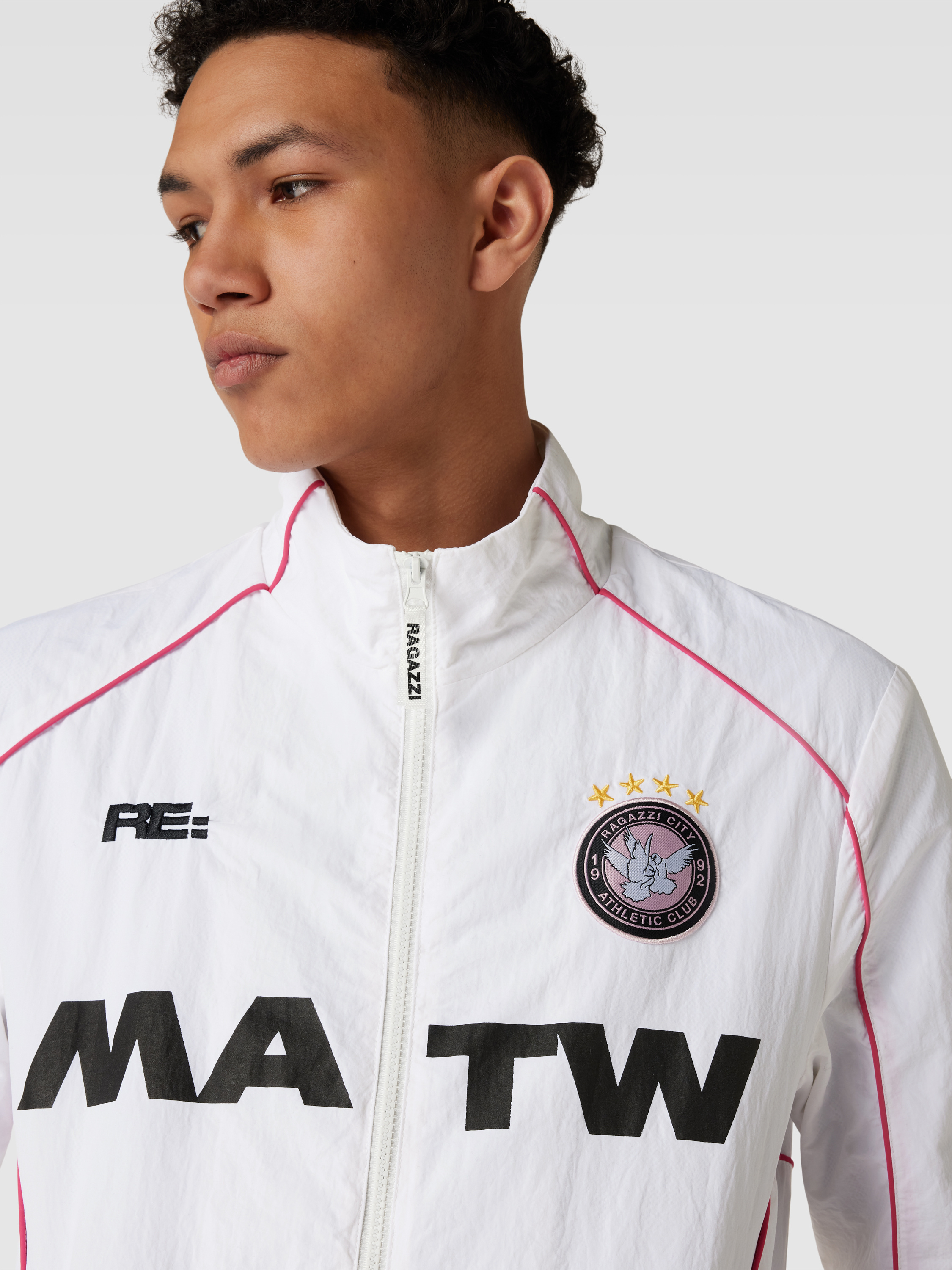 REVIEW X MATW Trainingsjacke mit Statement-Print - MATW x REVIEW Drop ...