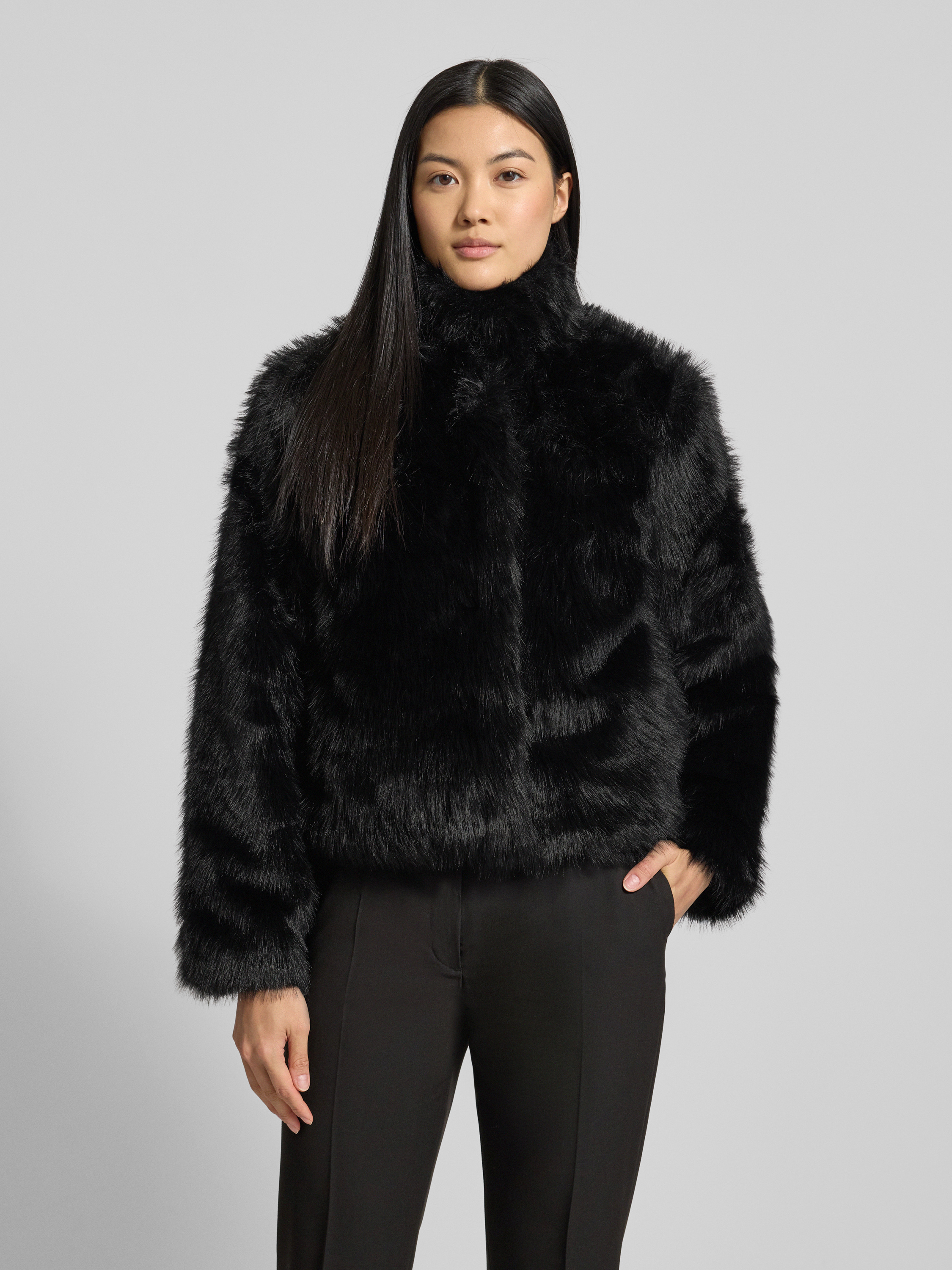 Vero Moda Regular Fit Jacke in Kunstfell-Optik Modell 'MONROE' (black ...