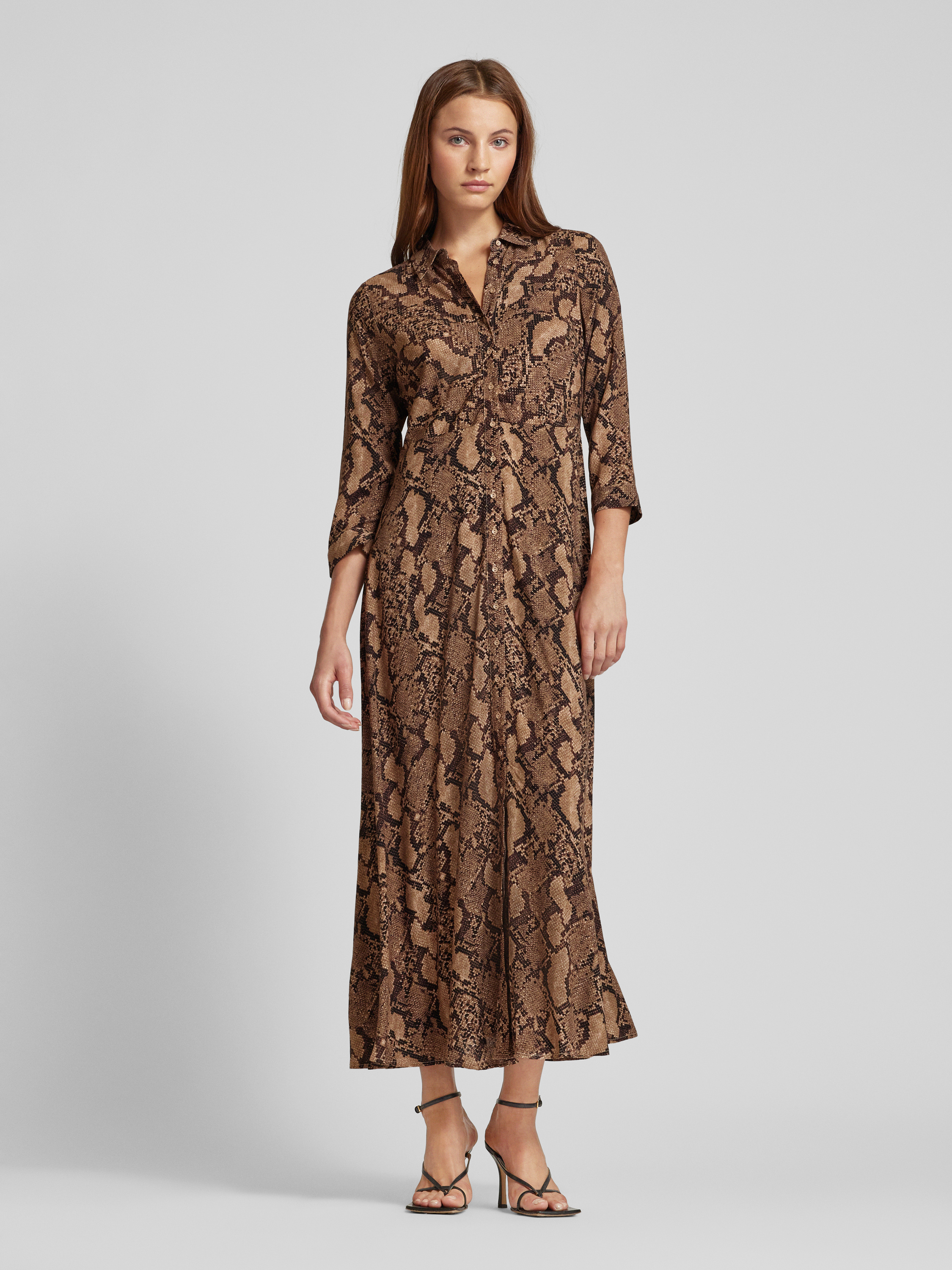 YAS Maxikleid mit durchgehender Knopfleiste Modell 'SAVANNA ...