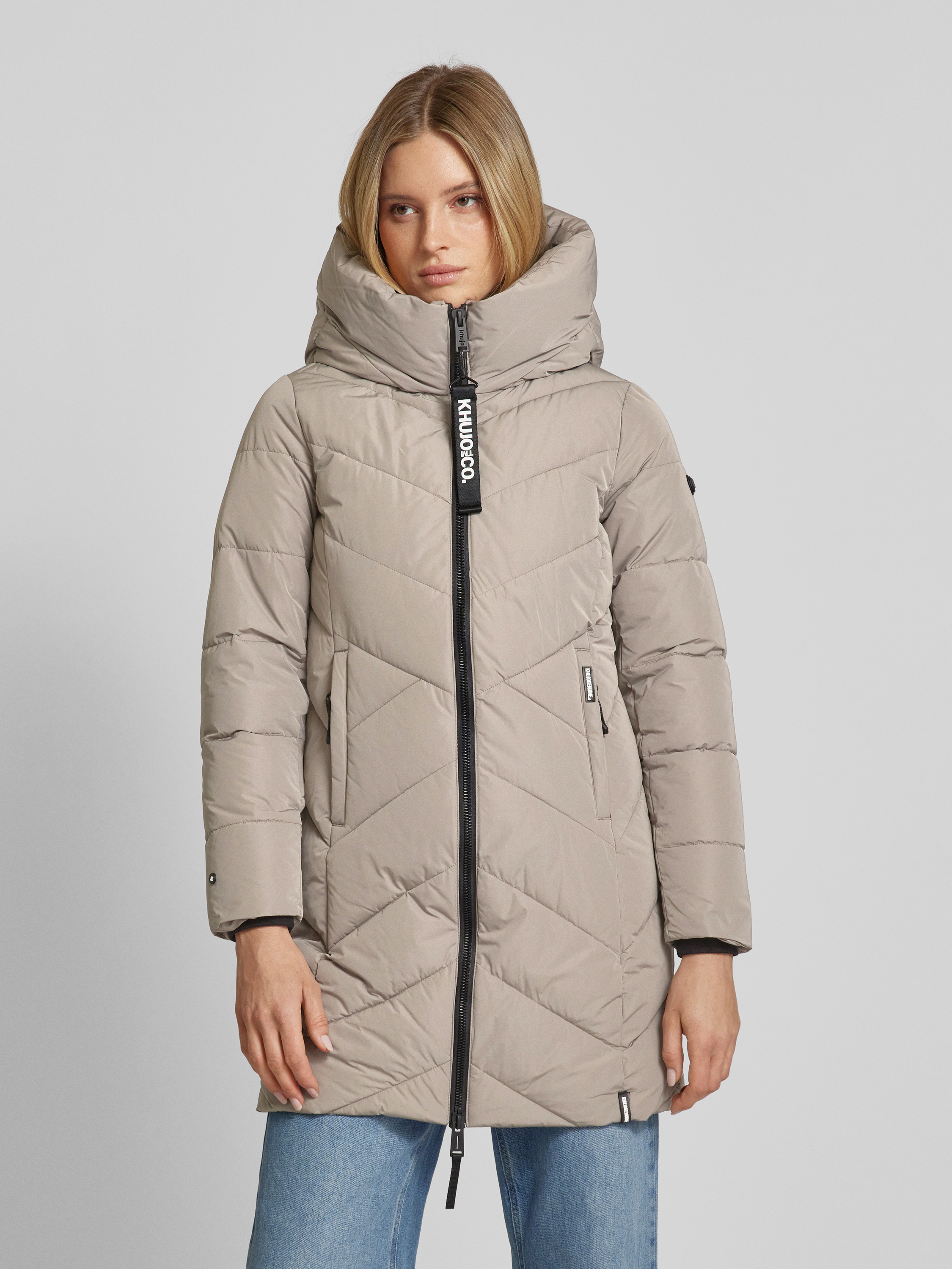 Kup online khujo Płaszcz pikowany z detalem z logo model ‘DARKA’ (gliniany)