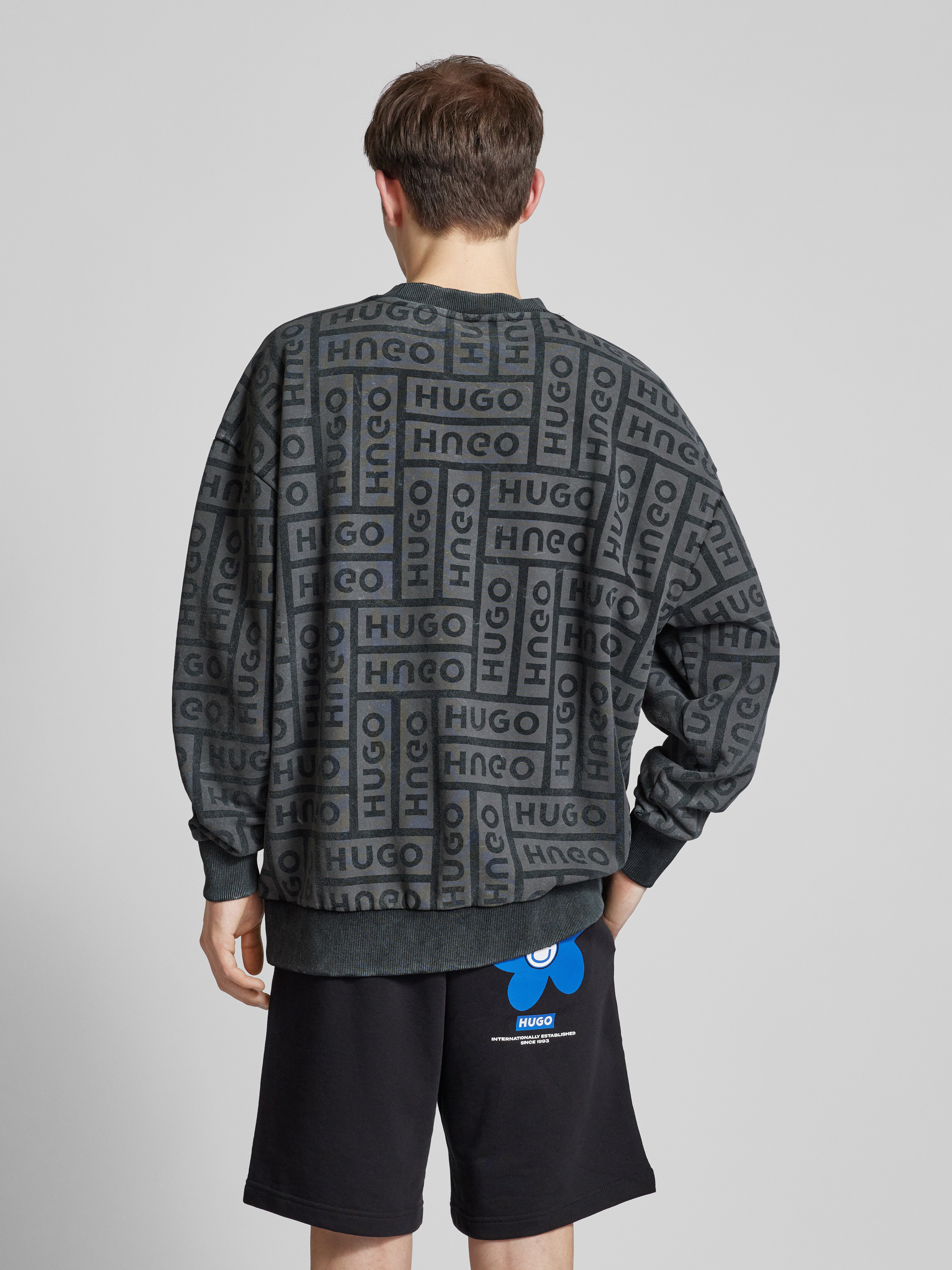 Hugo Blue NU NIEUW bij P&C*: Sweatshirt, model 'Nenry' in antraciet ...