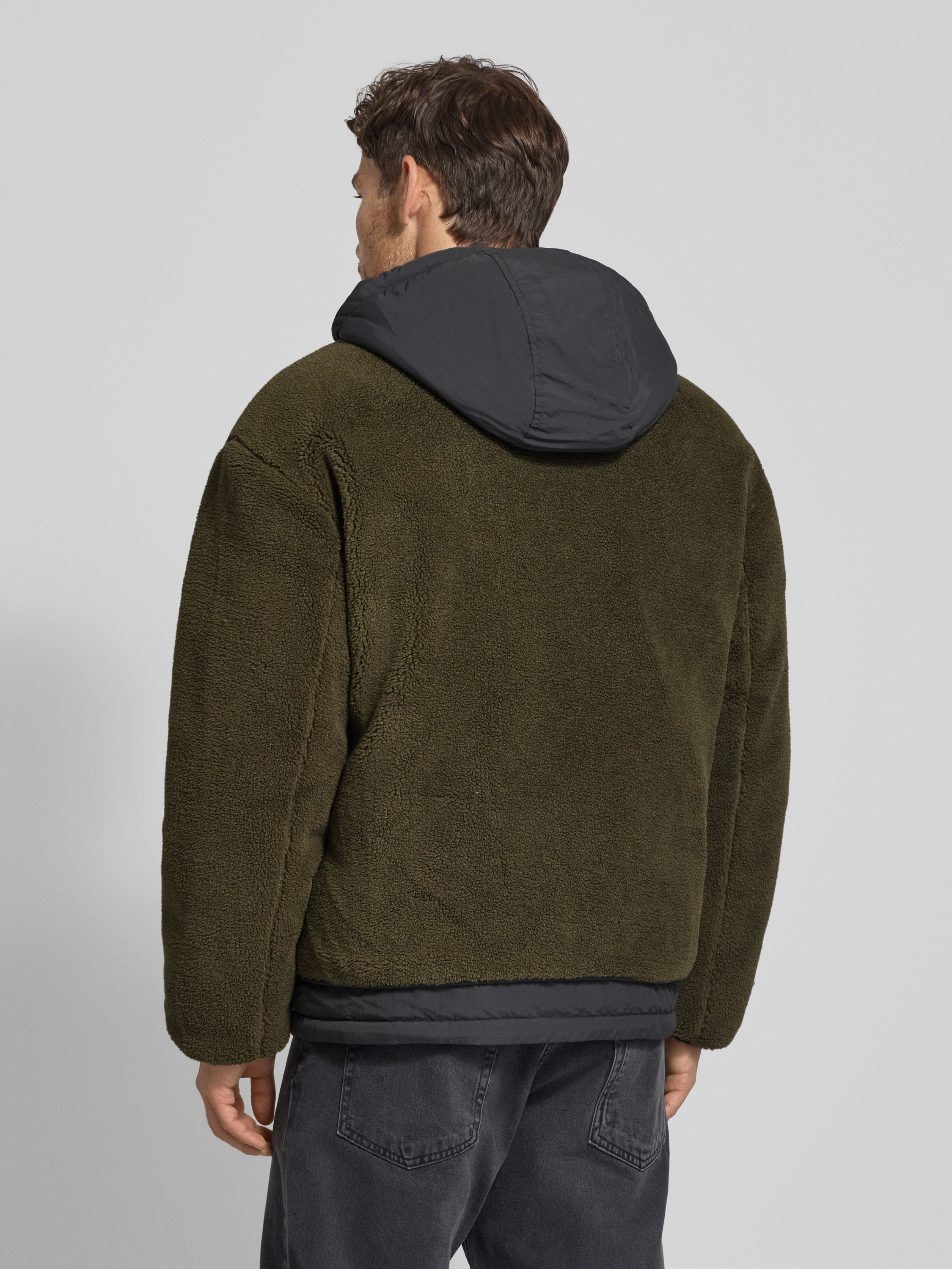 MCNEAL Teddyjacke mit Kapuze (oliv) online kaufen