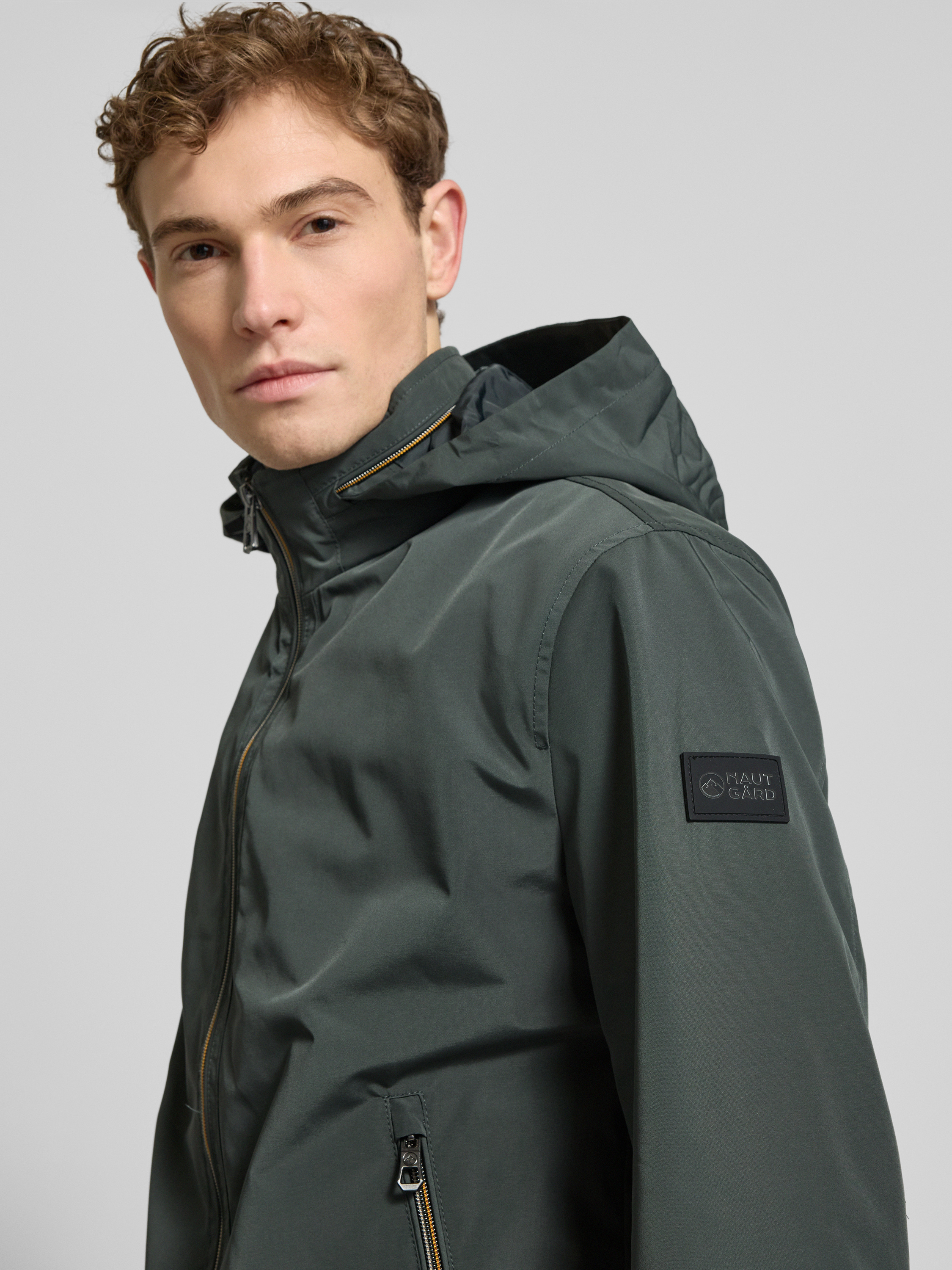 NAUTGÅRD Regular fit jack met capuchon in olijfgroen online kopen | P&C