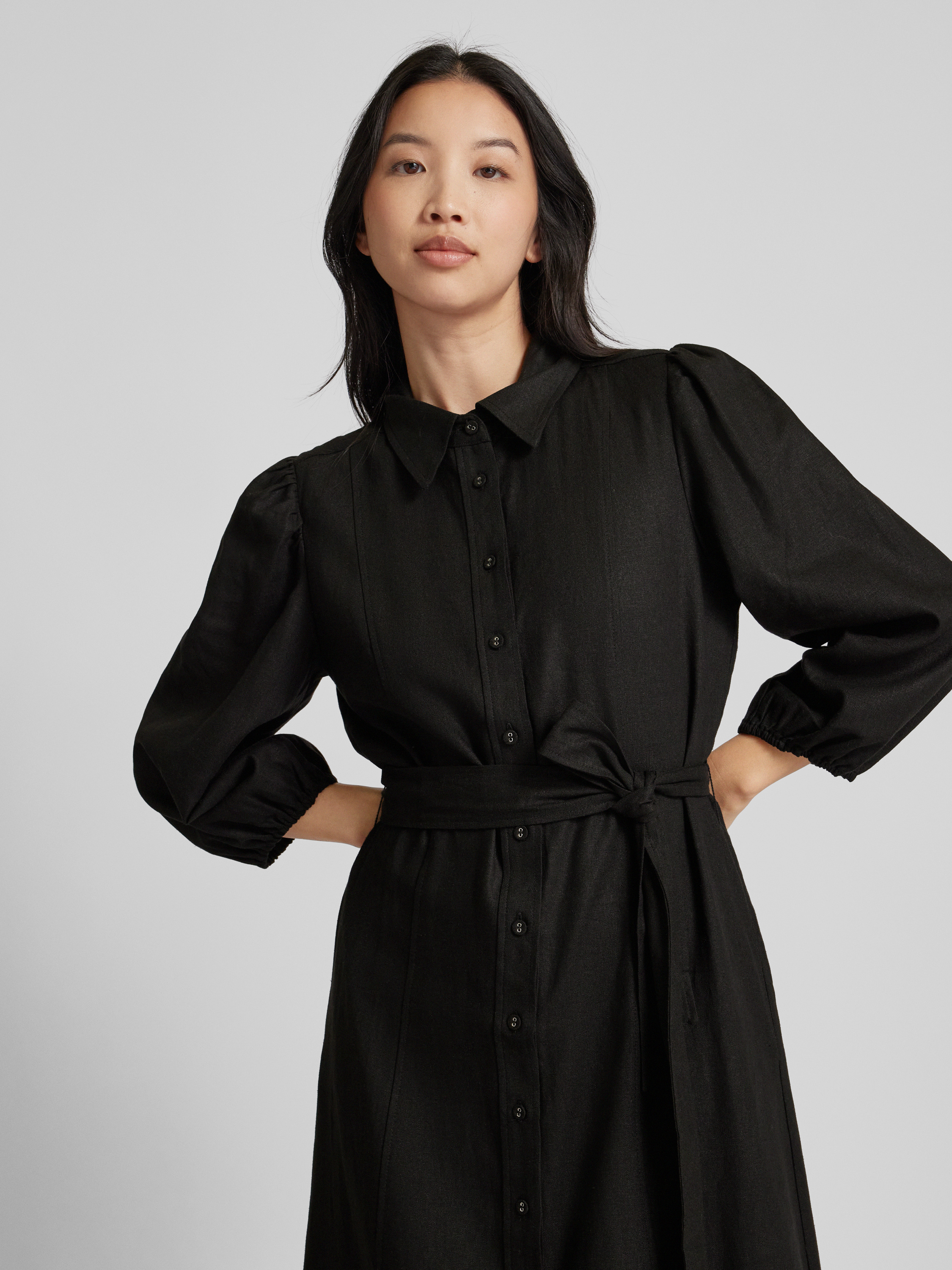 YAS Midikleid mit Stoffgürtel Modell 'FLAXY' (black) online kaufen