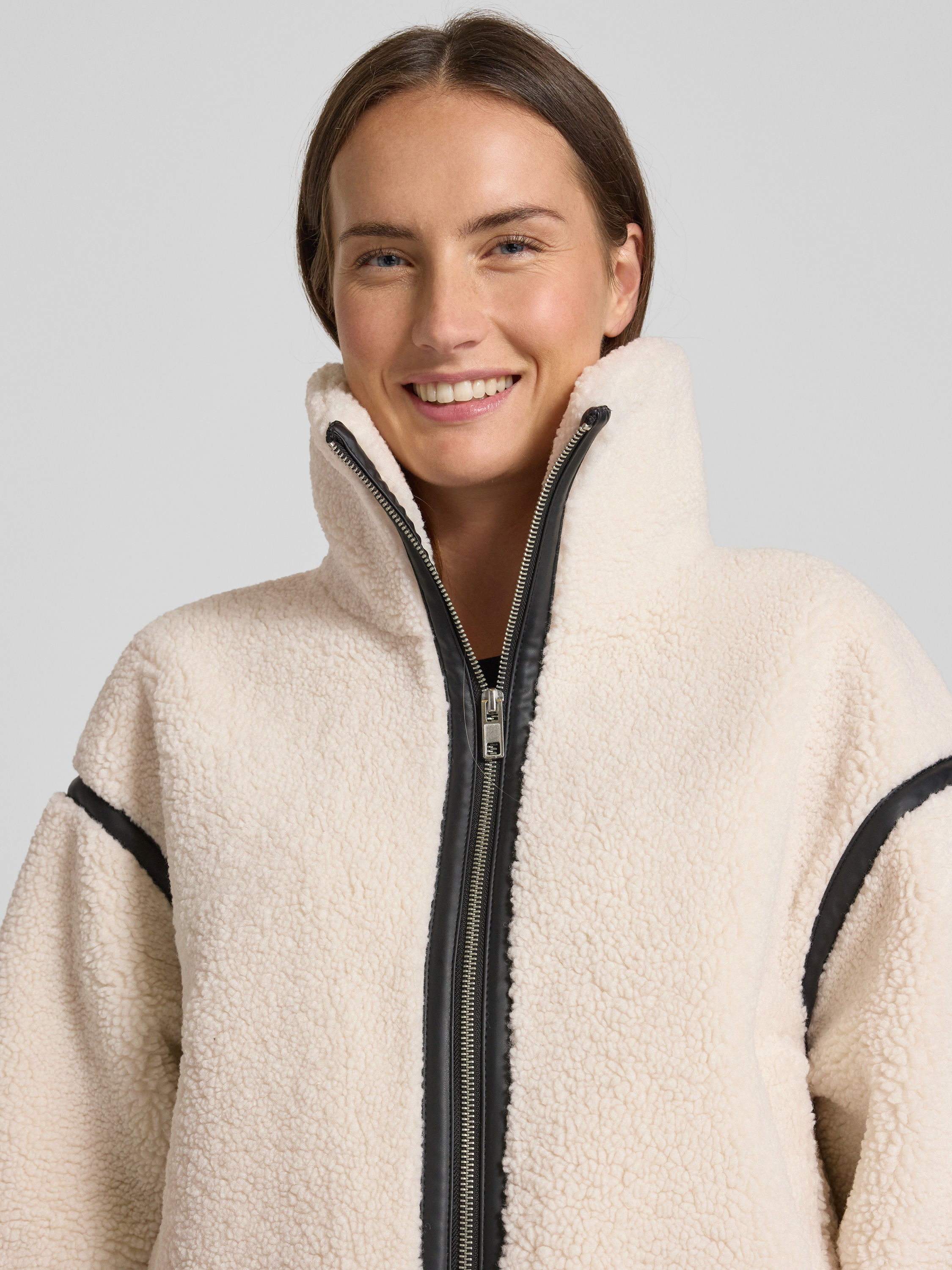 Kup online Jake*s Casual Kurtka z futerka ze stójką (écru)