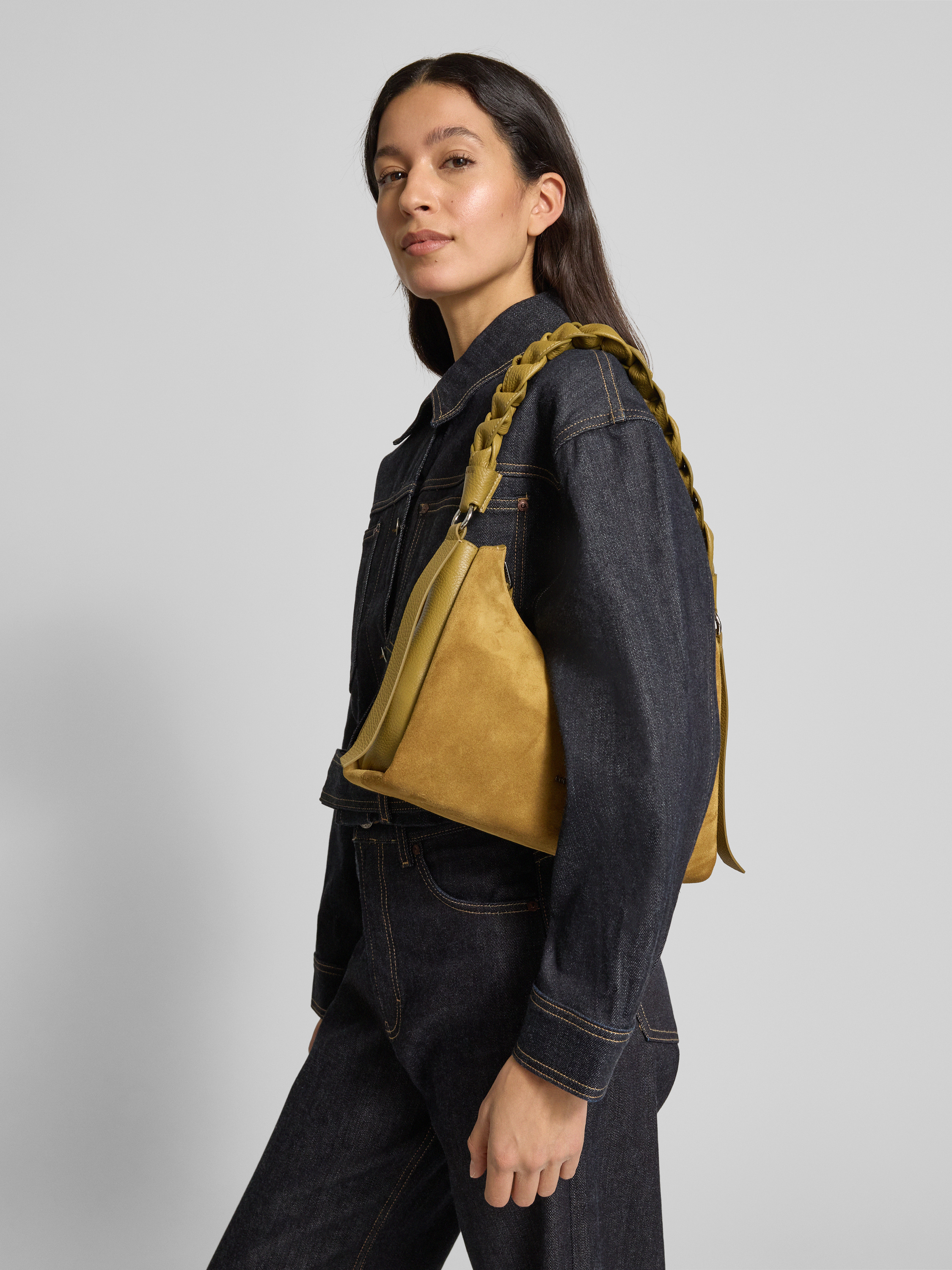 Kup online Coccinelle Torebka z uchwytem model ‘BOHEME’ (oliwkowy)