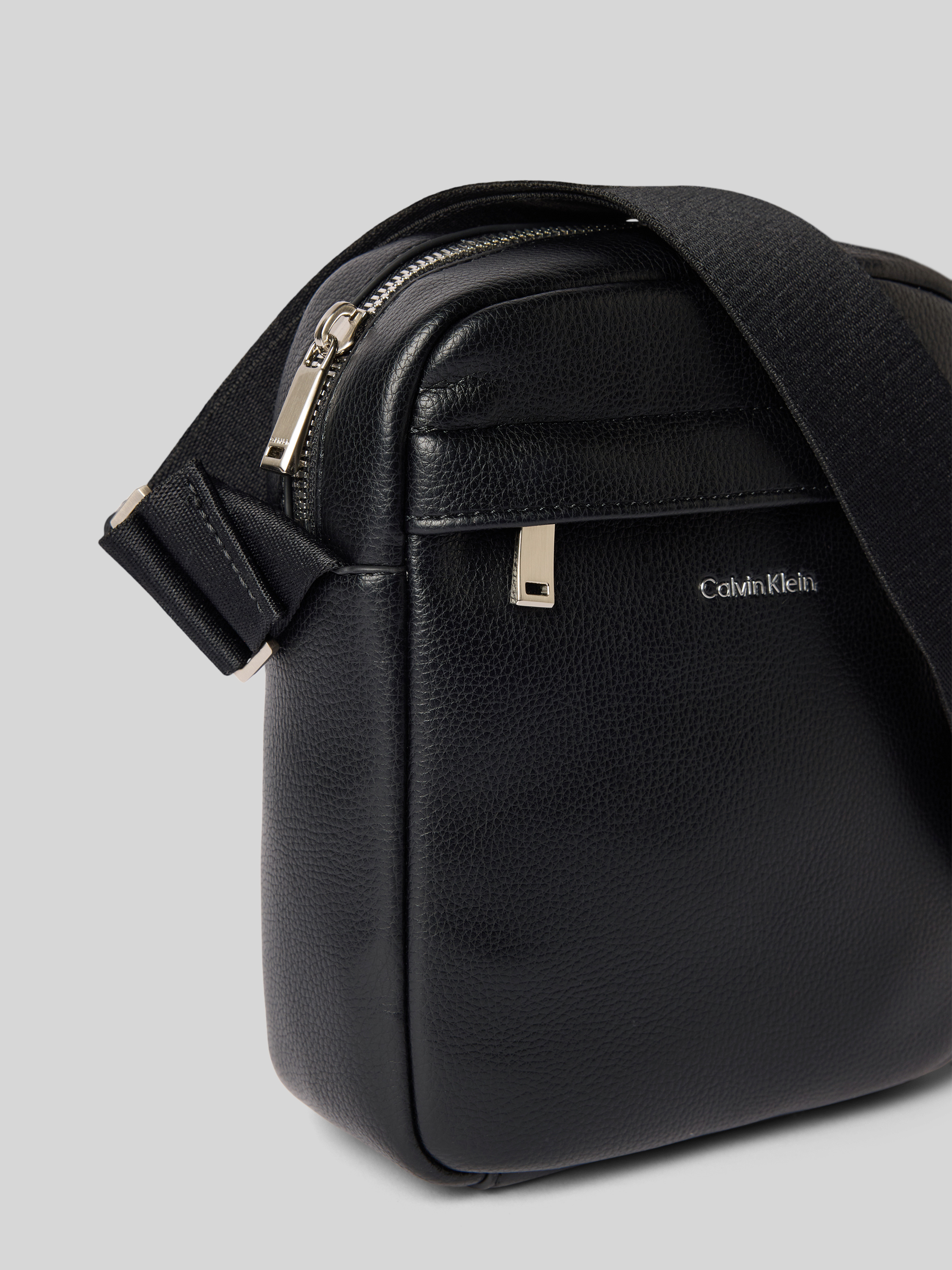 CK Calvin Klein Crossbody Bag in Leder-Optik Modell 'Reporter' (black ...