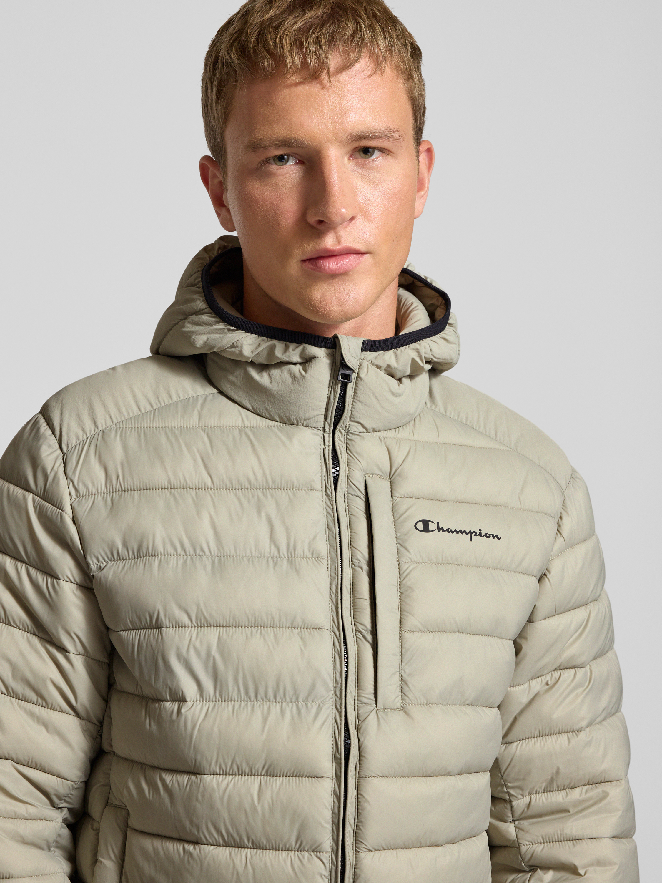 CHAMPION Gewatteerd jack met capuchon en logo in beige online kopen | P&C