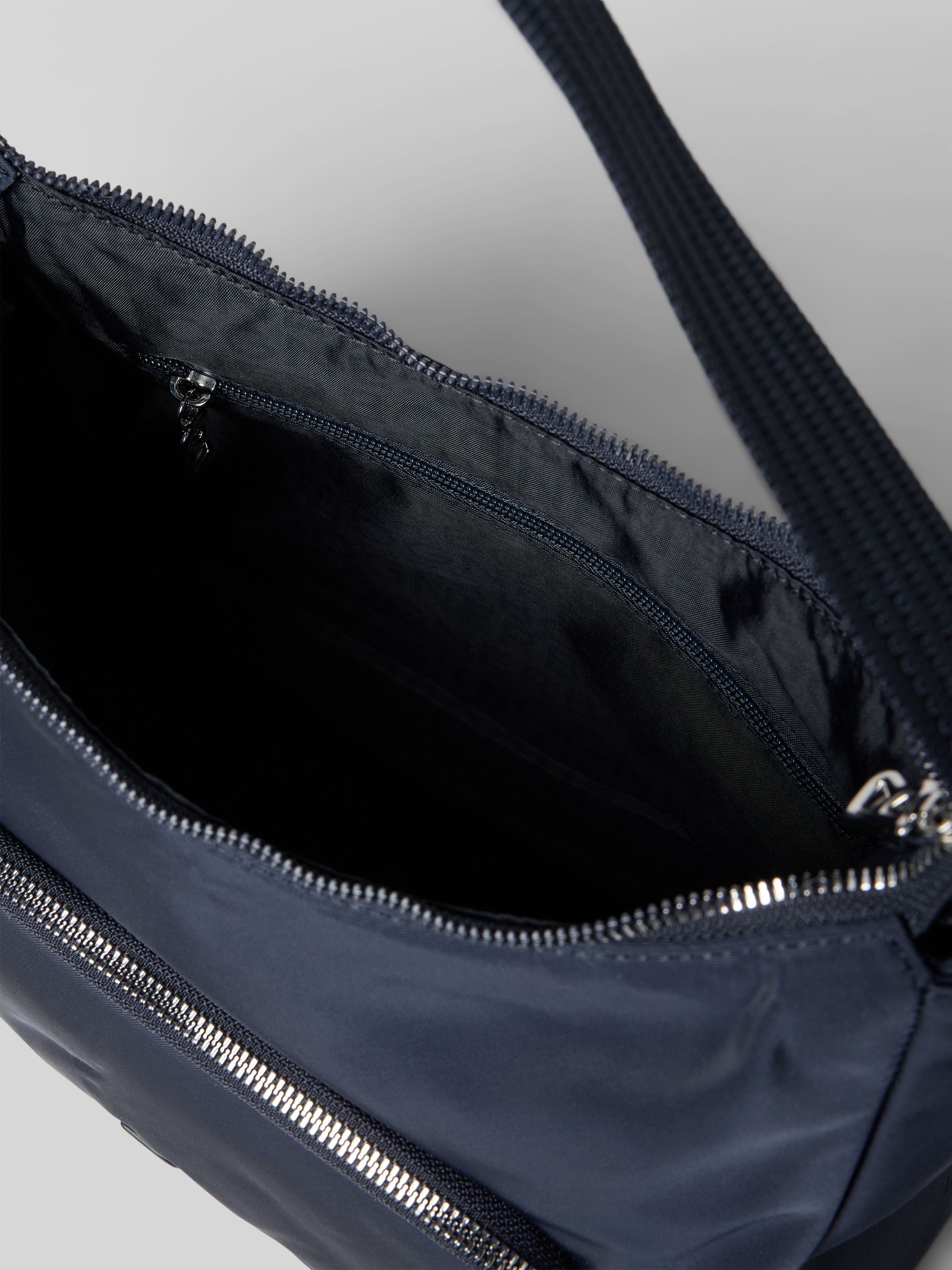 BOGNER Handtasche mit Label-Detail (marine) online kaufen