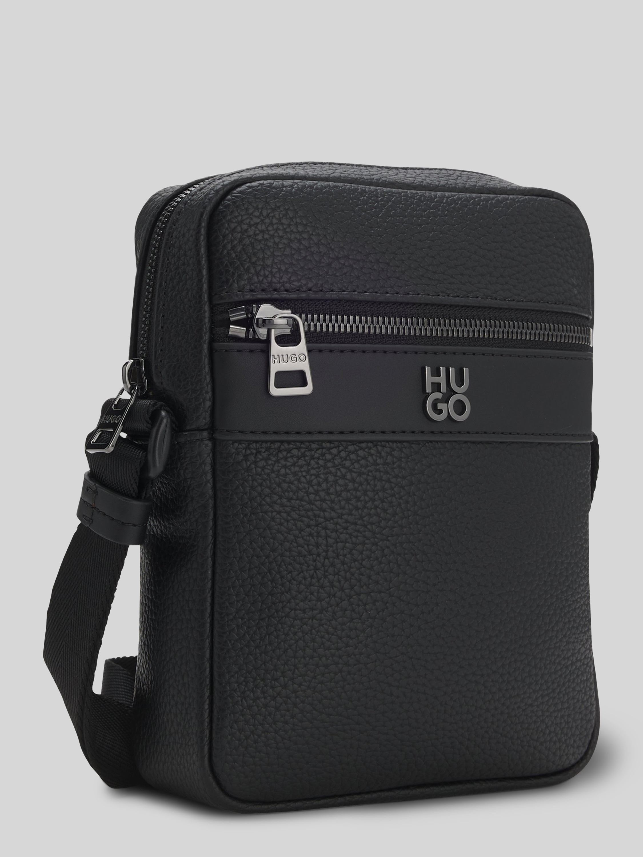 Kup online HUGO Torba na ramię z imitacji skóry model ‘QUANTIC_NS ZIP ...