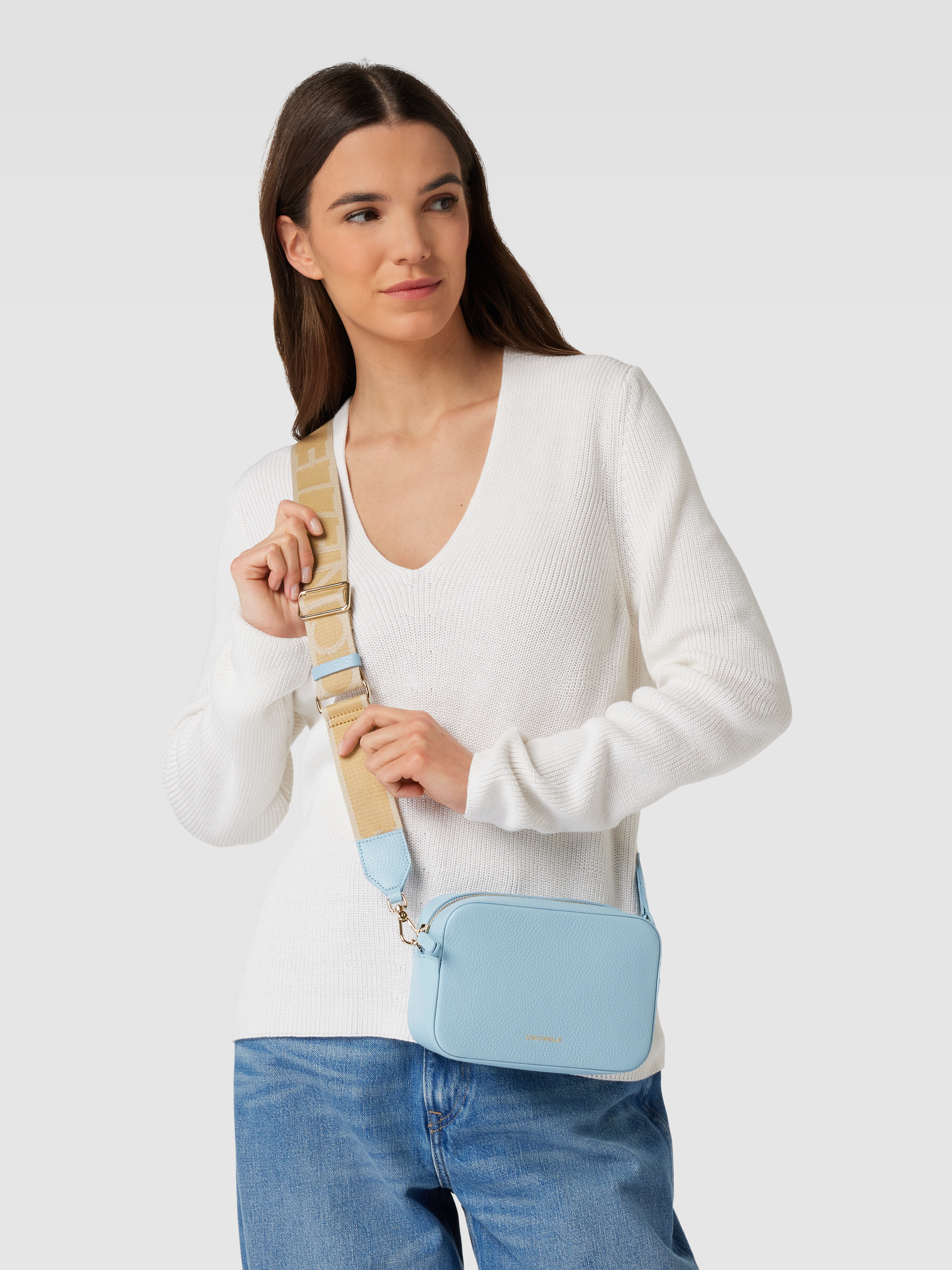 Coccinelle Umhängetasche mit Label-Details Modell 'TEBE' (hellblau ...