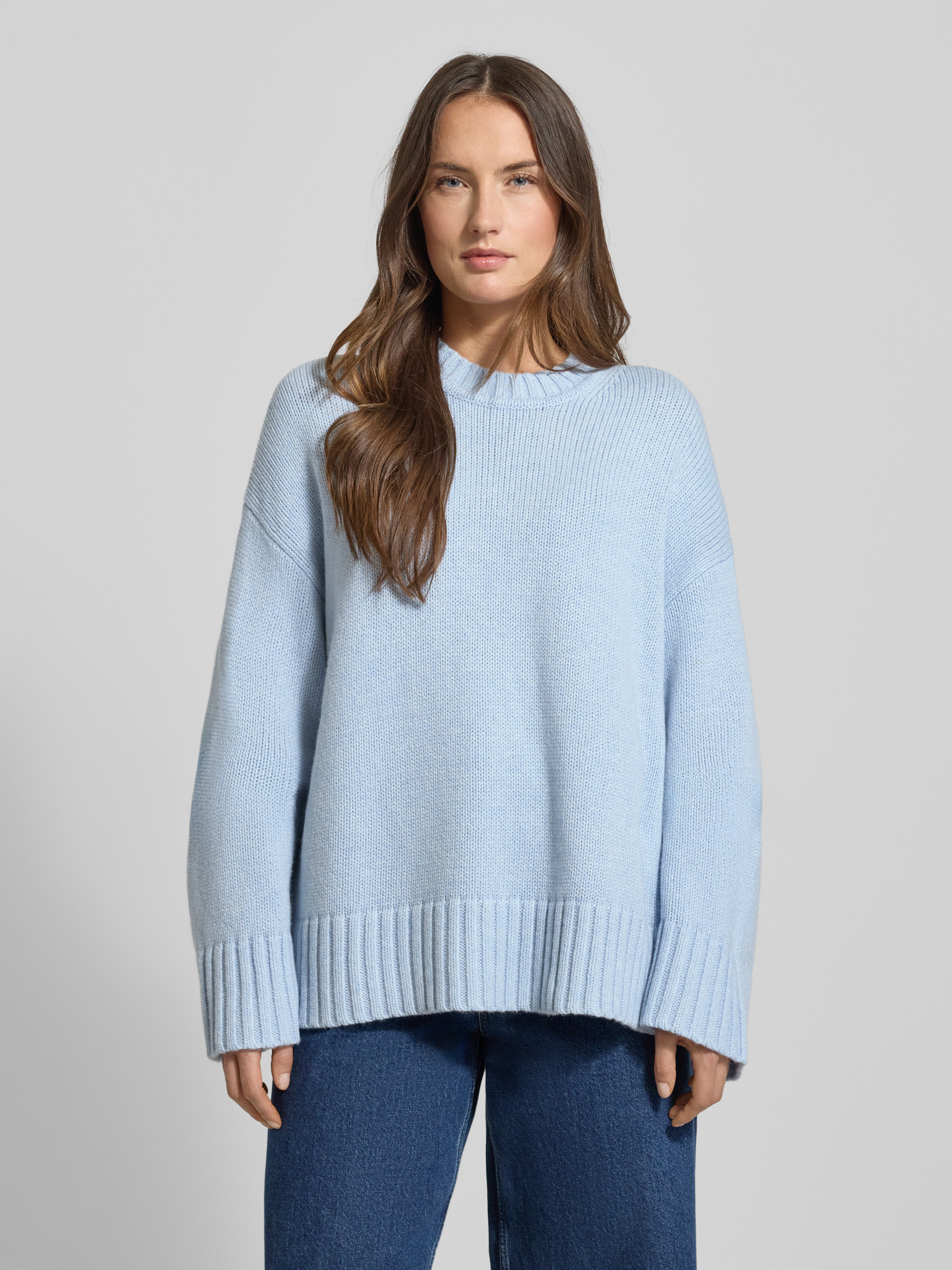 Kup online Samsøe Samsøe Sweter o kroju oversized z dzianiny z ...